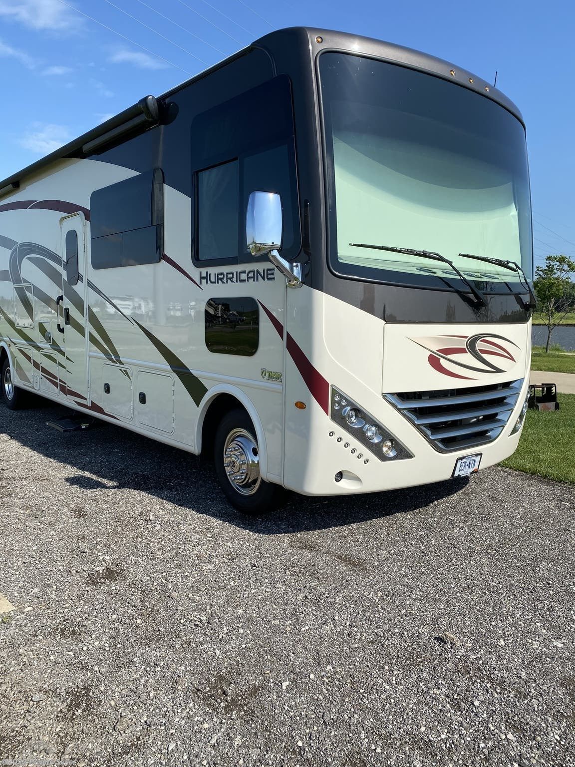 2019 Thor Motor Coach Hurricane 34J - National Vehicle