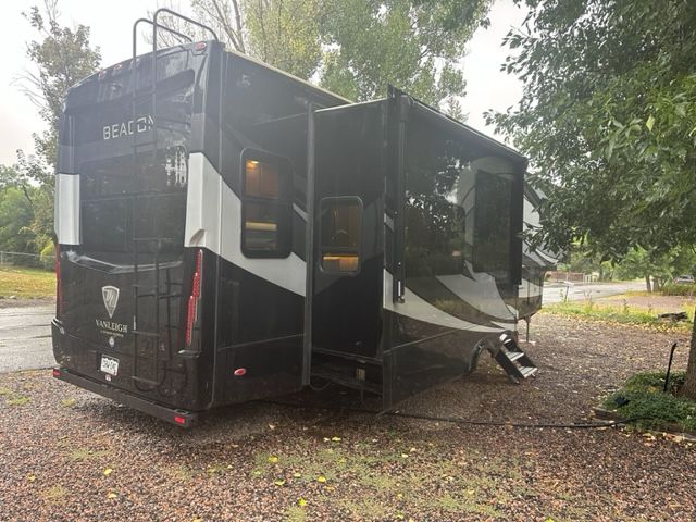 2021 Vanleigh Beacon 39FBB - National Vehicle