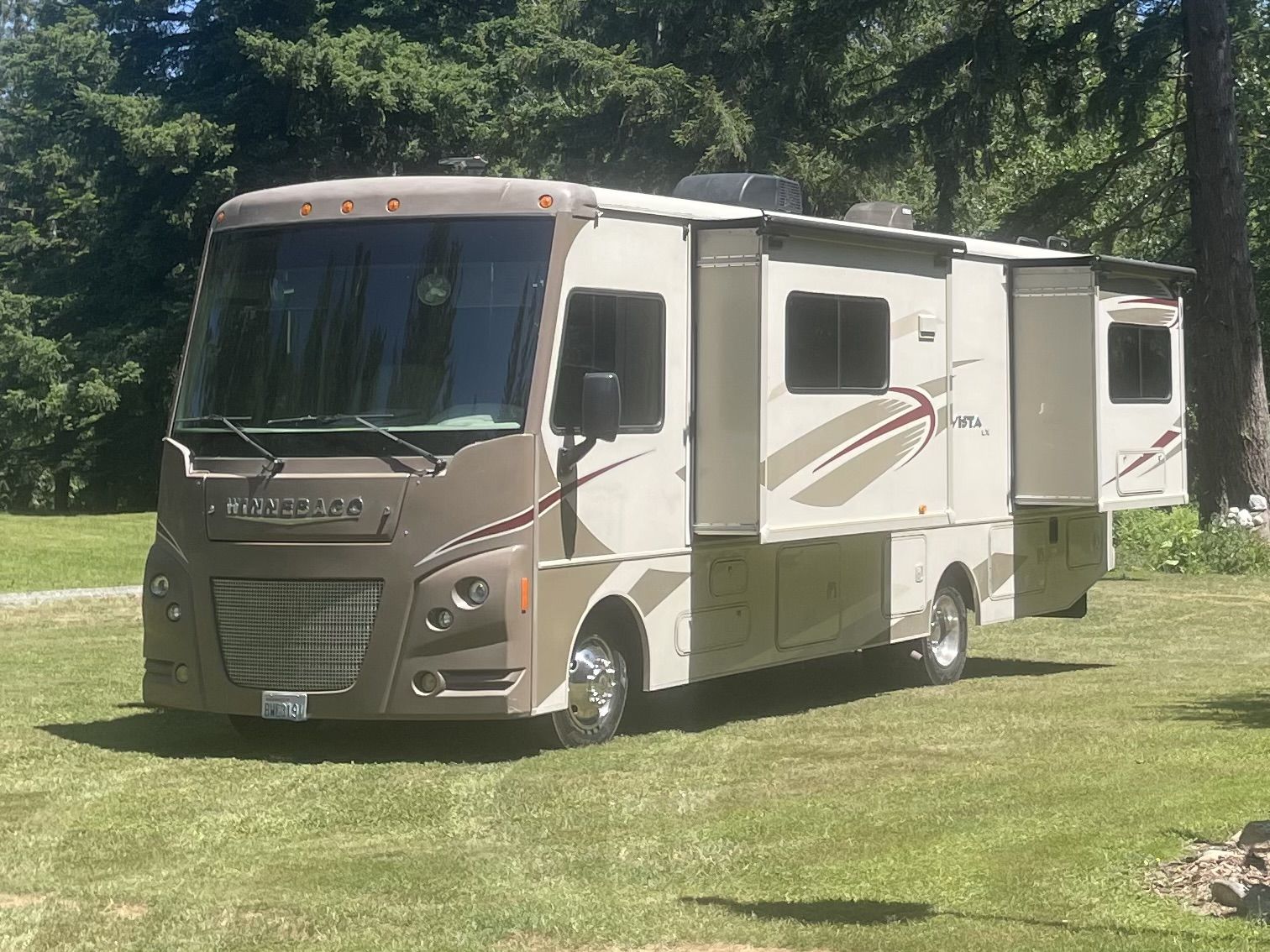 2016 Winnebago Vista LX 30T - National Vehicle