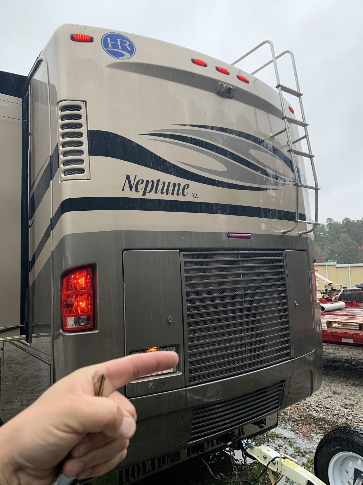 2007 Holiday Rambler Neptune 37PBD - National Vehicle