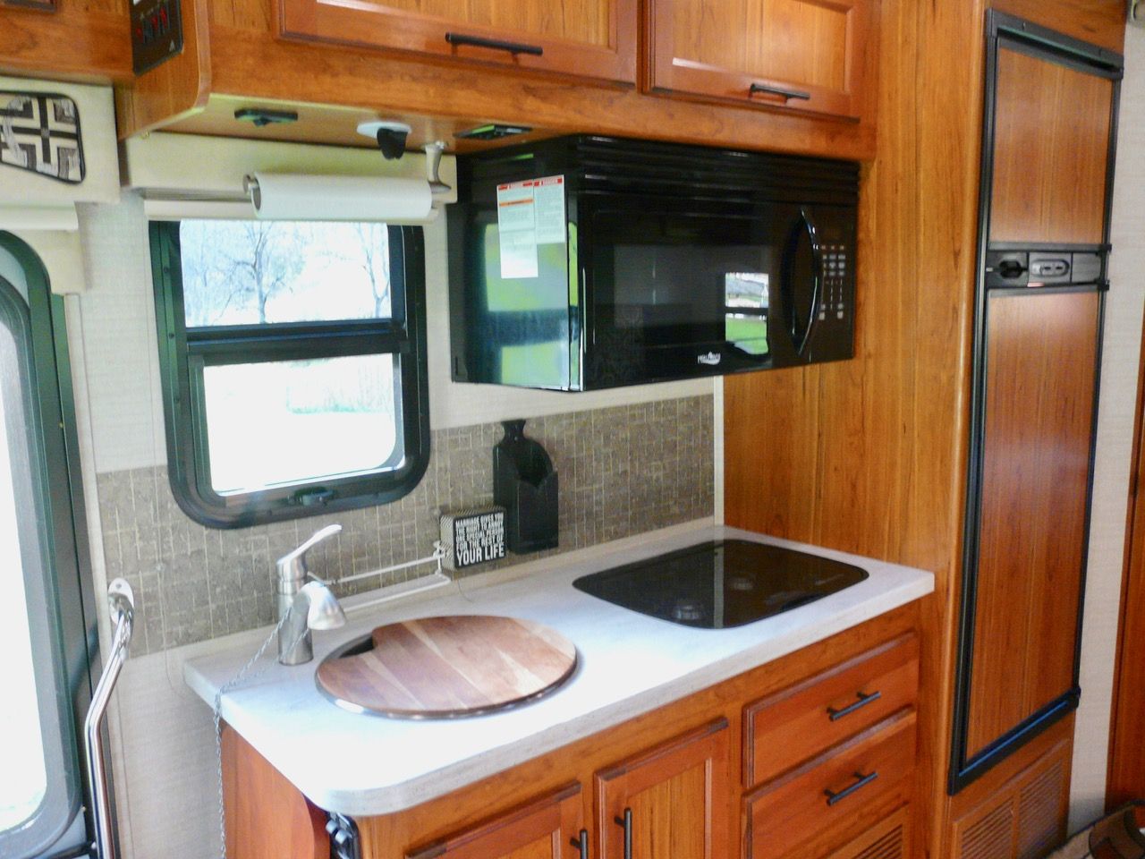 2017 Jayco Melbourne 24L - National Vehicle