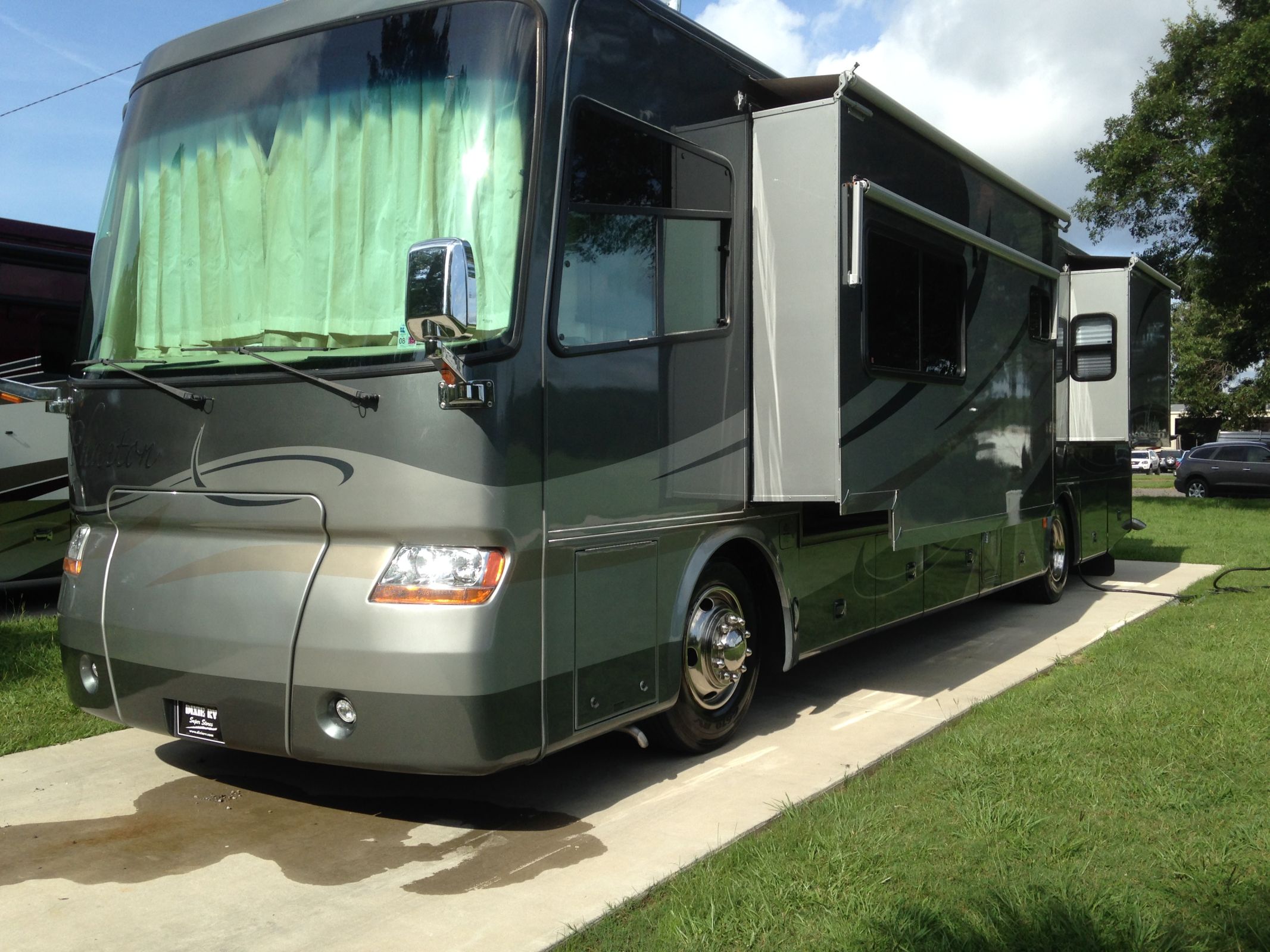 2006 Tiffin Motorhomes Phaeton 38GH - National Vehicle