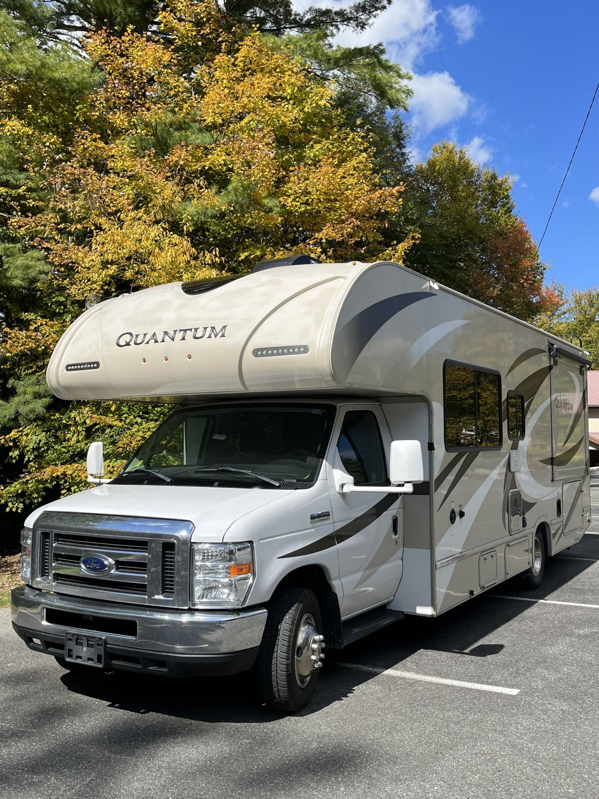 2018 Thor Motor Coach Quantum 26RS - National Vehicle