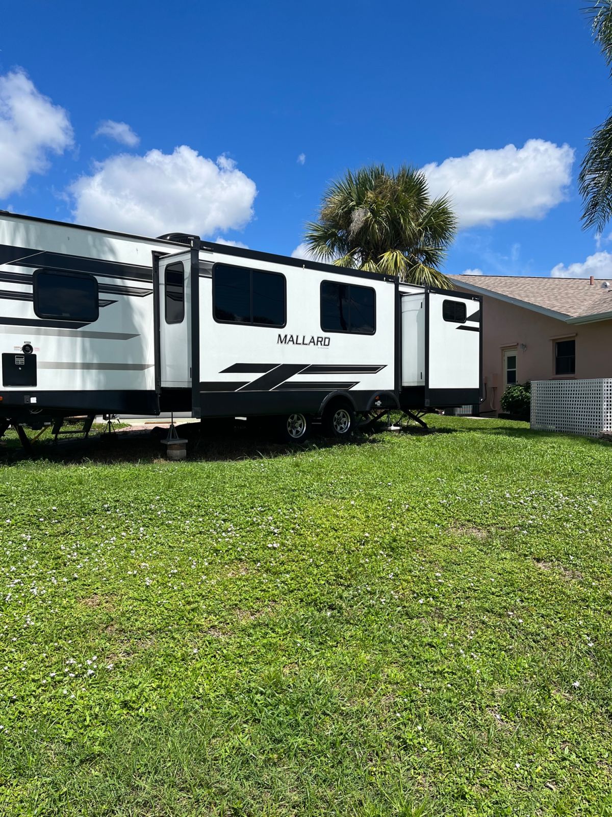 2022 Heartland Mallard 32 - National Vehicle