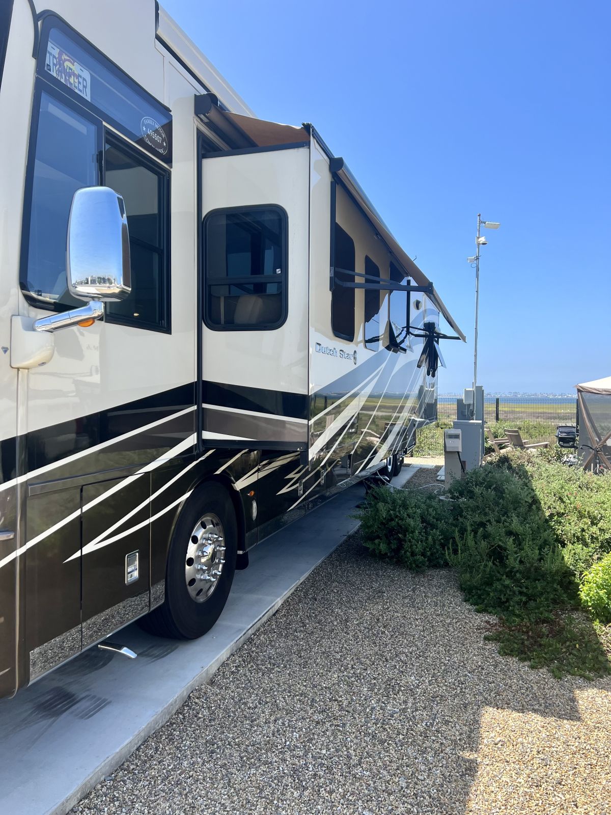 2018 Newmar Dutch Star 4369 - National Vehicle