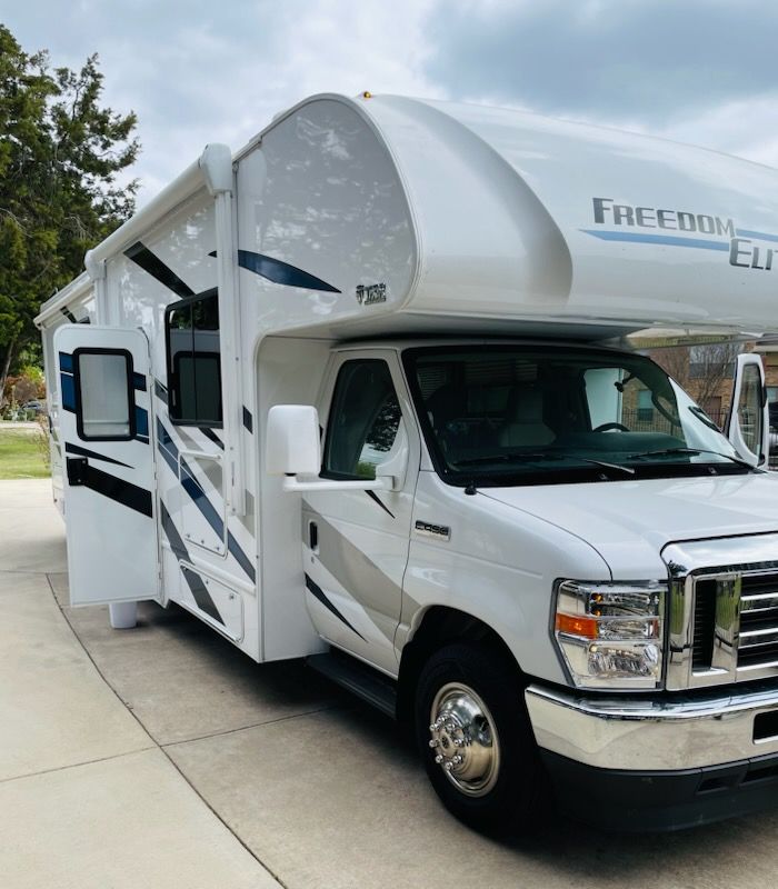 2021 Thor Motor Coach Freedom Elite 30FE - National Vehicle