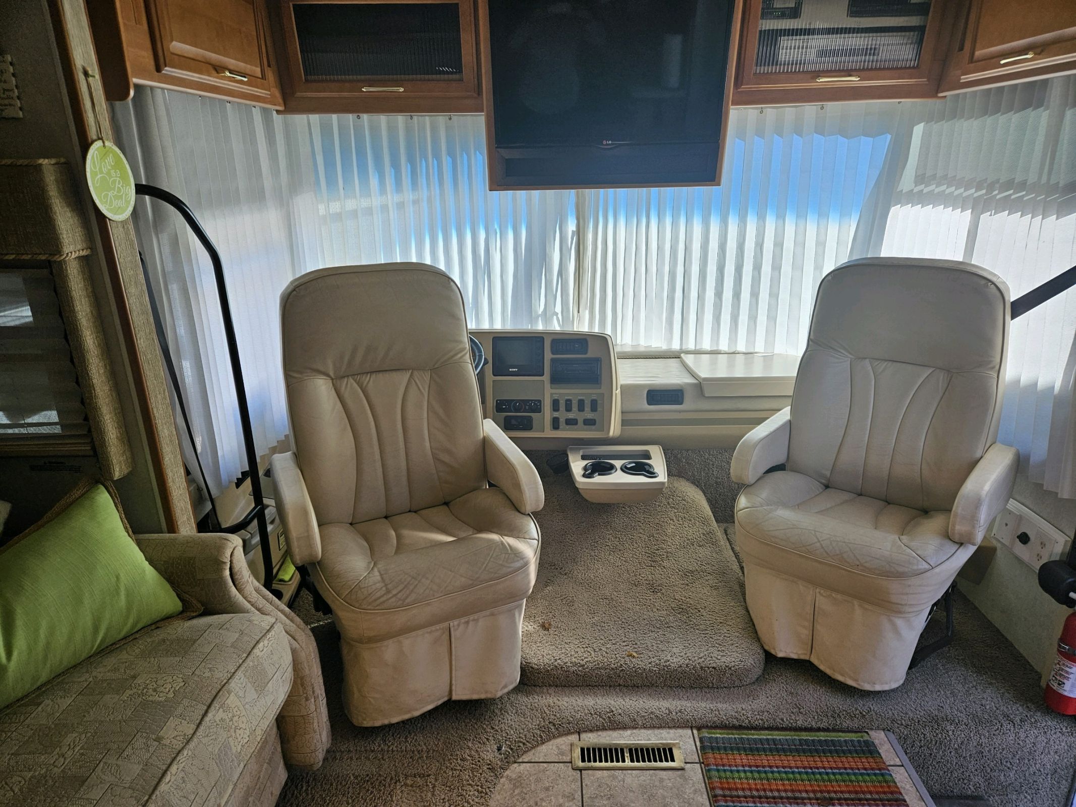 2005 Winnebago Adventurer 35A - National Vehicle
