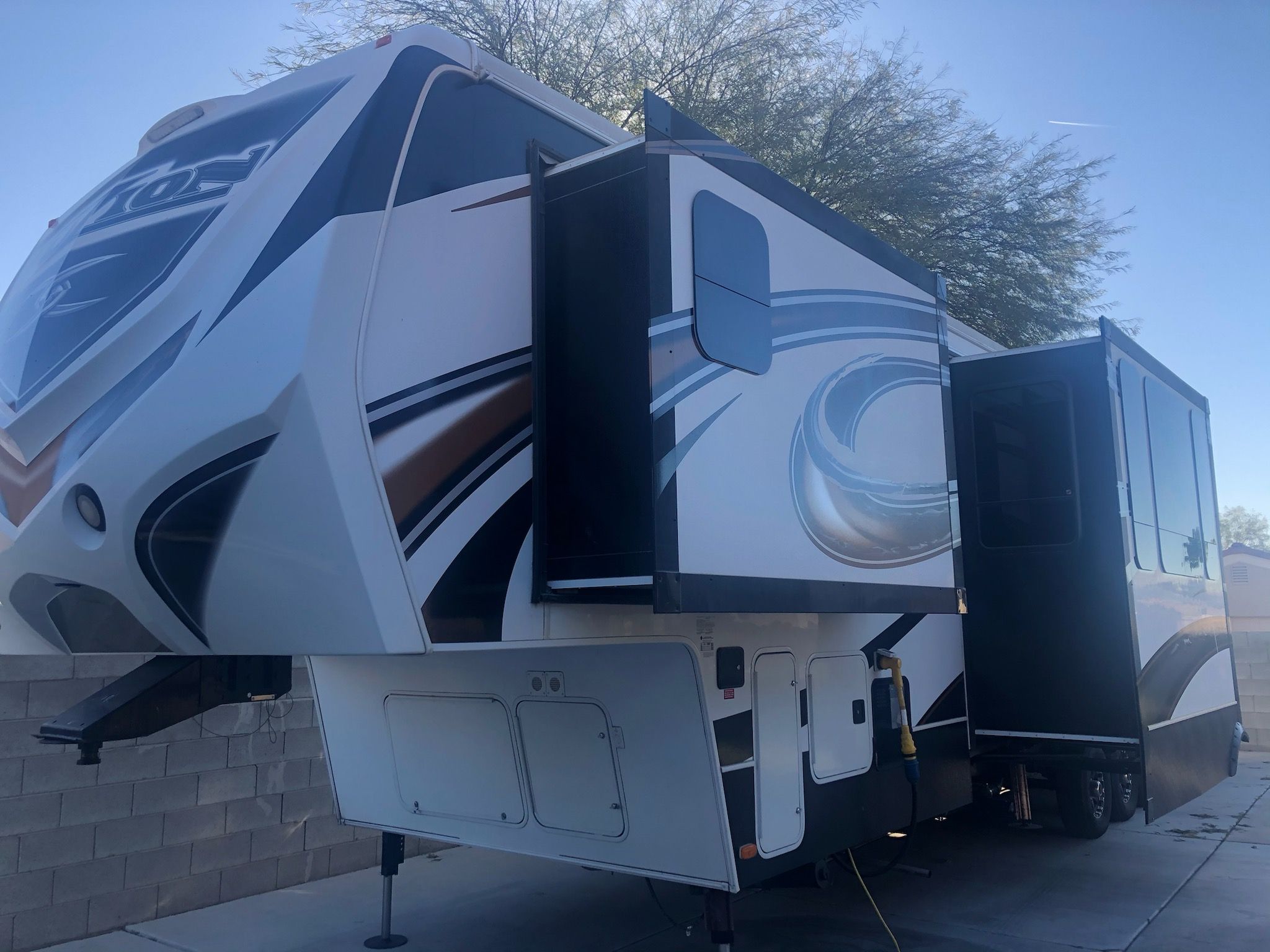 List, Sell, Buy - RVs & Campers with National Vehicle