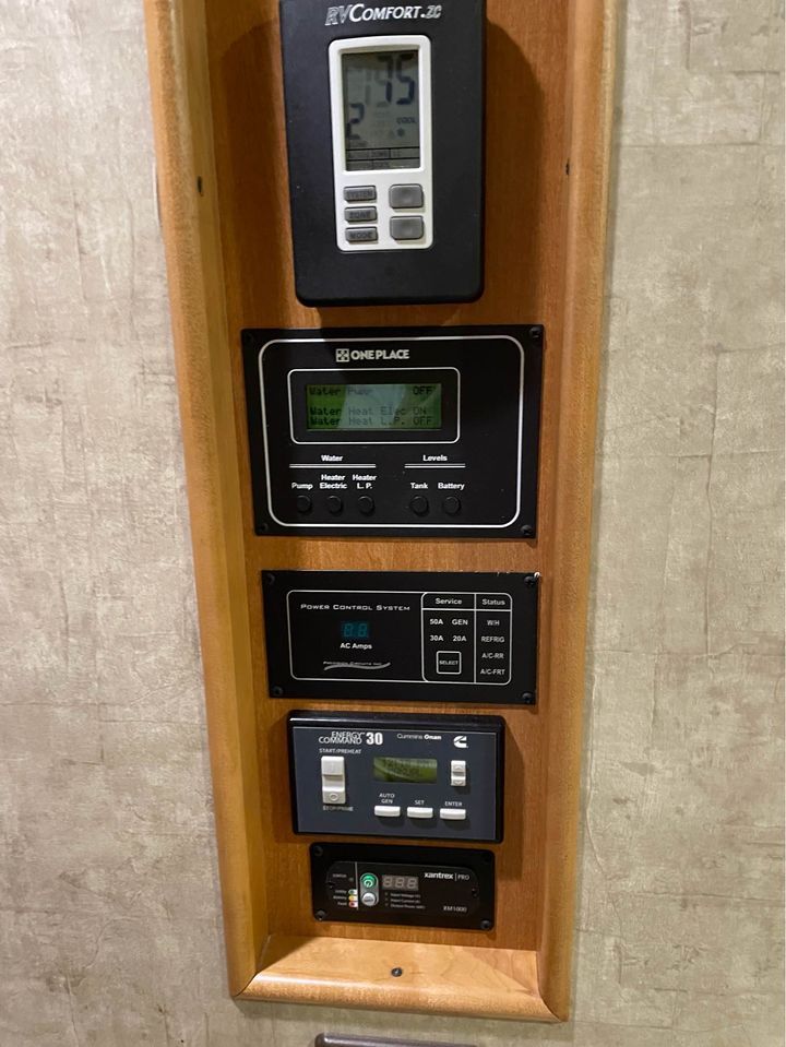 2015 Winnebago Adventurer 35P - National Vehicle