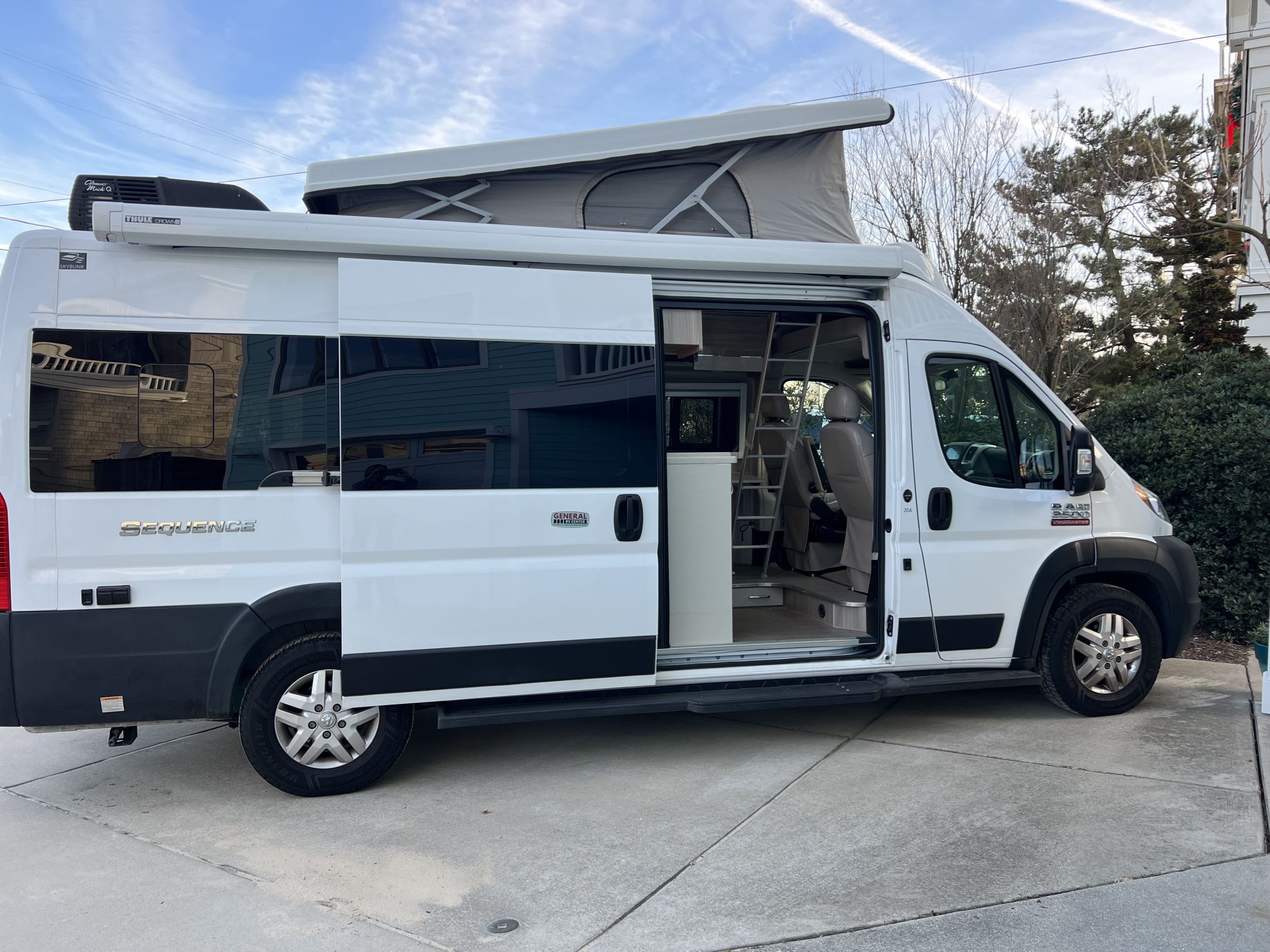 2022 Thor Motor Coach Sequence 20A - National Vehicle