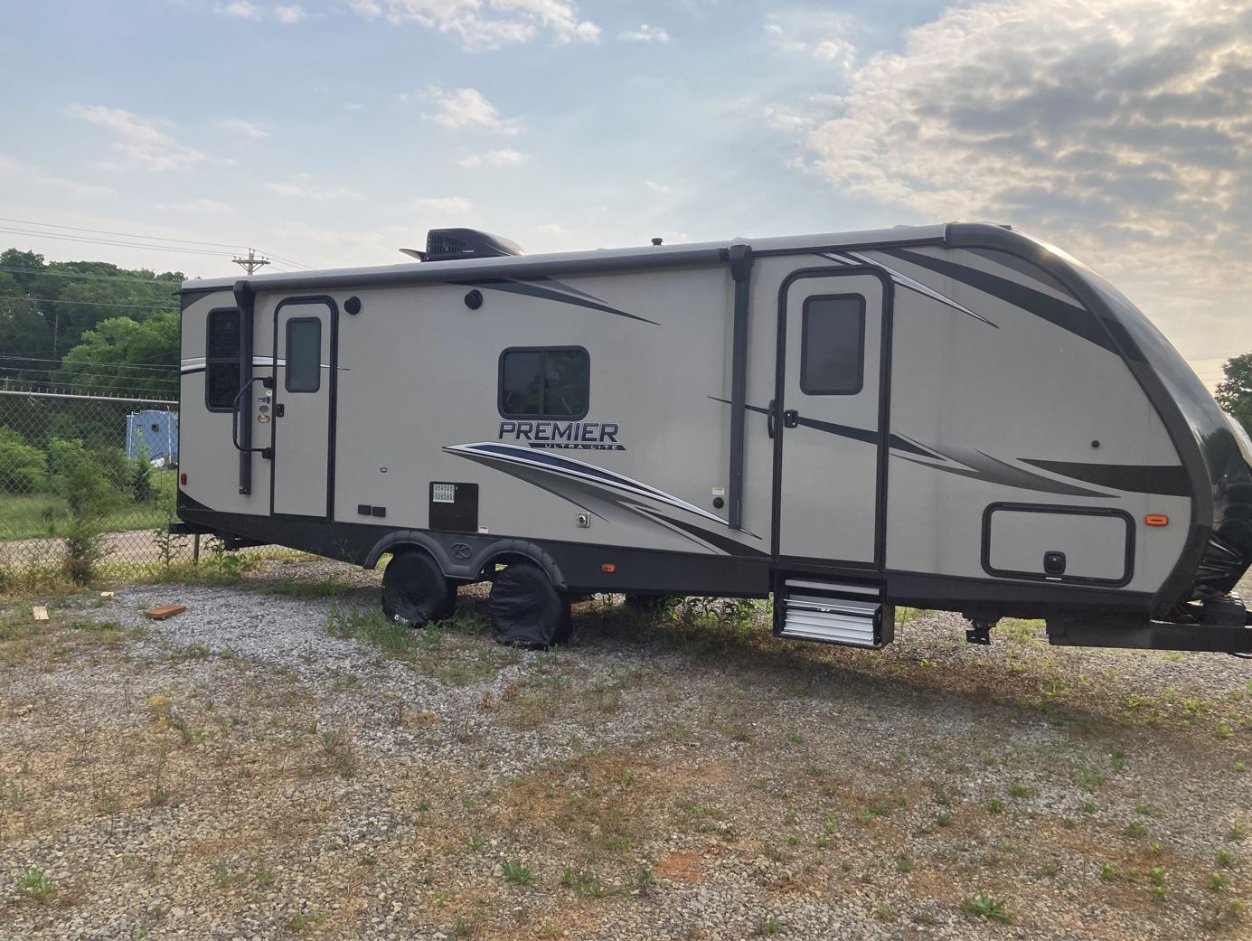 2019 Keystone Bullet Premier Ultra 26UDPR - National Vehicle