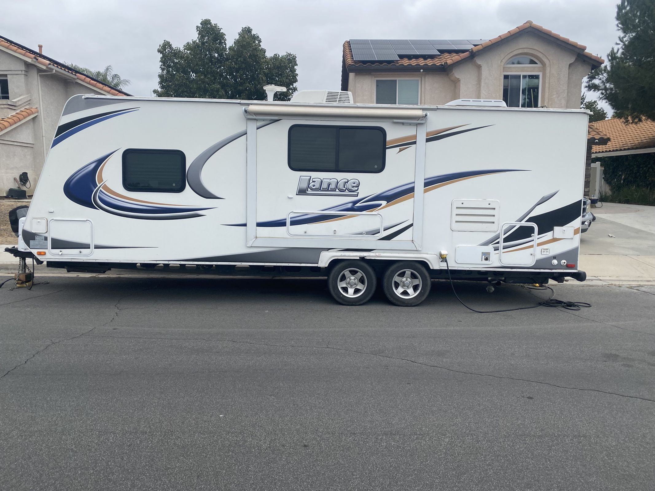 2014 Lance Travel Trailer 2295 - National Vehicle