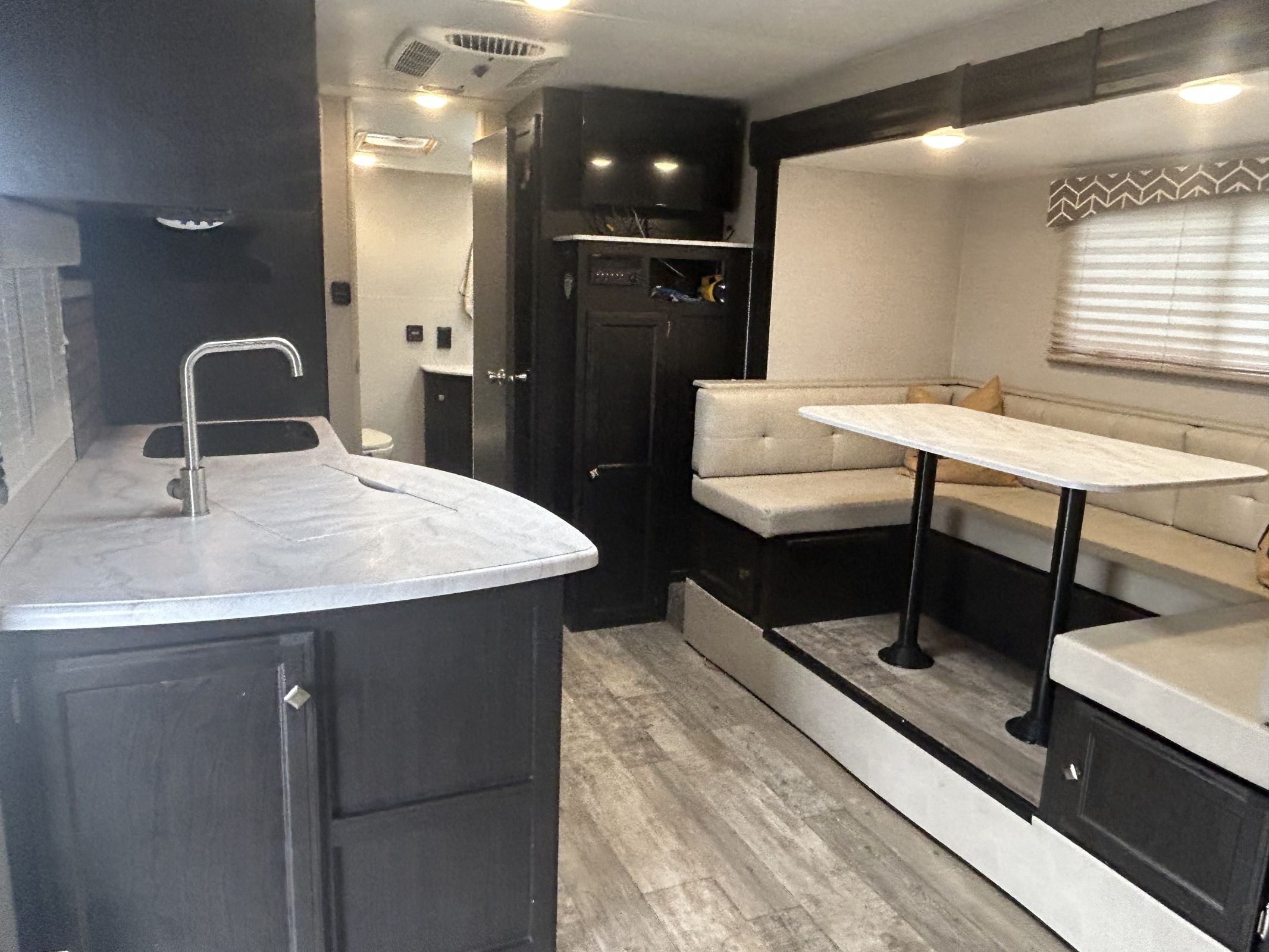 2019 Venture RV Sonic SN220VRB - National Vehicle