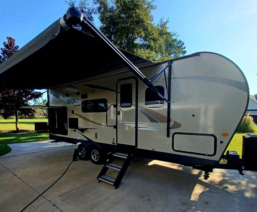 2020 Forest River Flagstaff Micro Lite 25BDS - National Vehicle