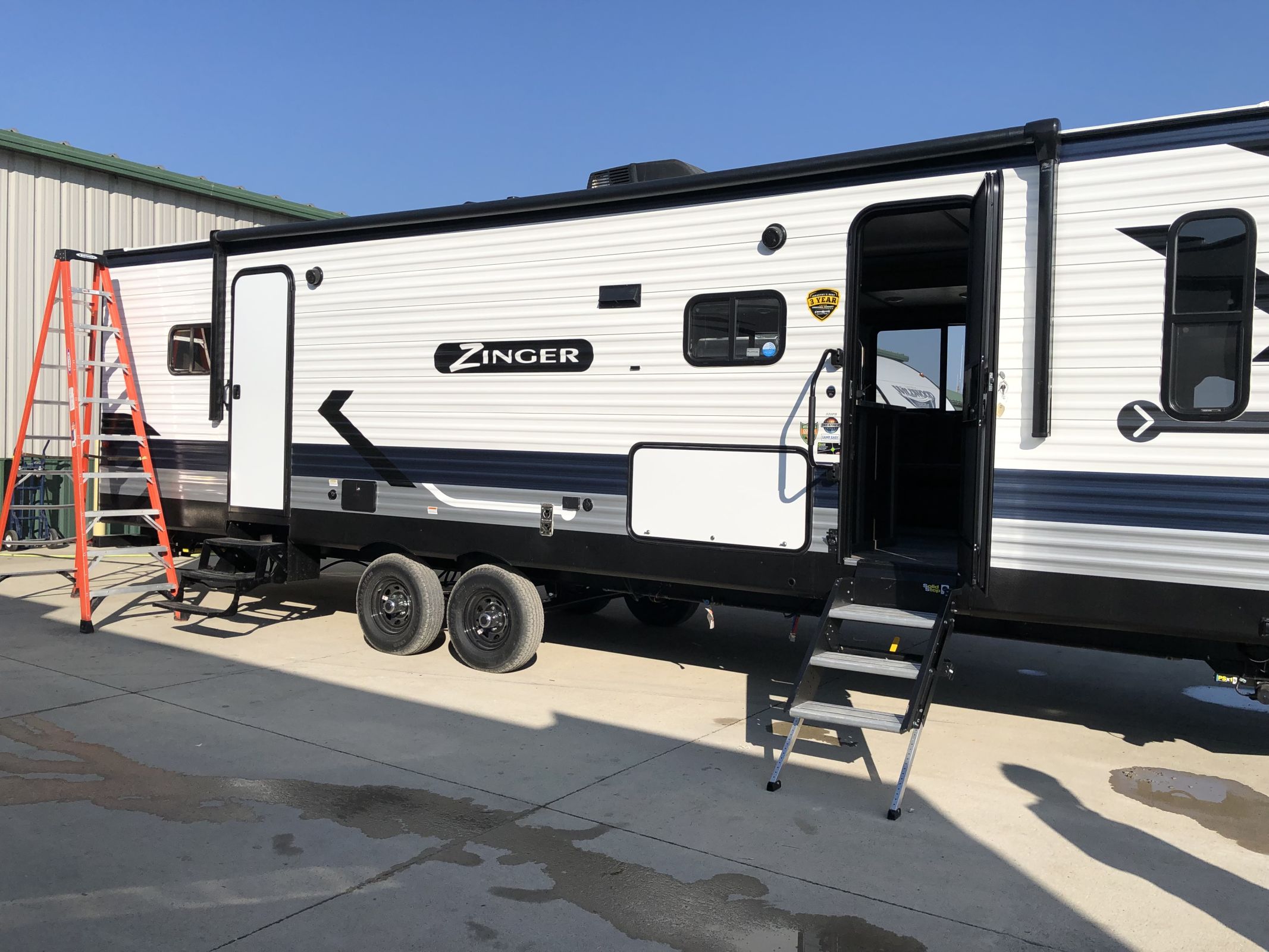 2021 Crossroads Zinger 320FB - National Vehicle