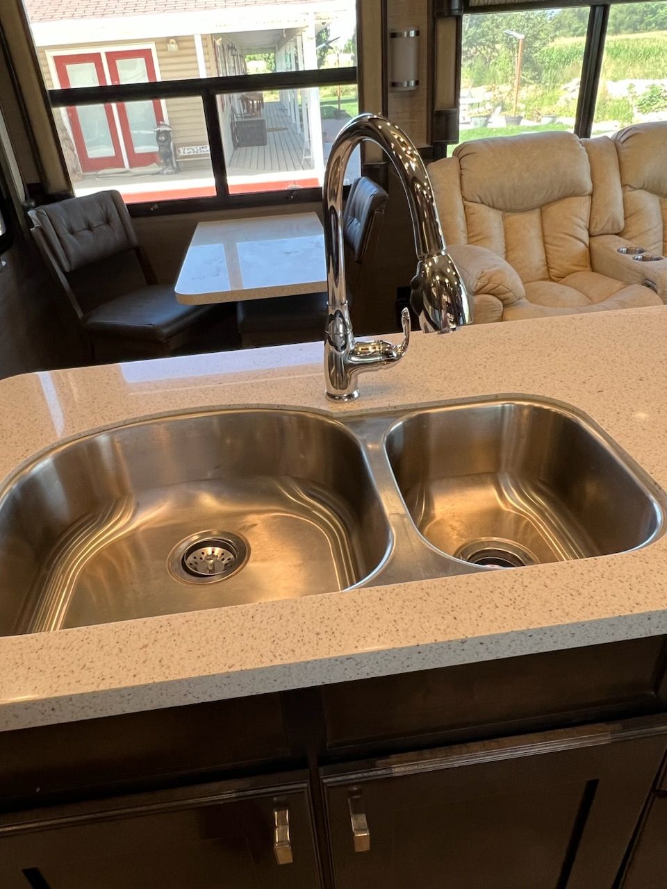 2019 Vanleigh Vilano 370GB - National Vehicle