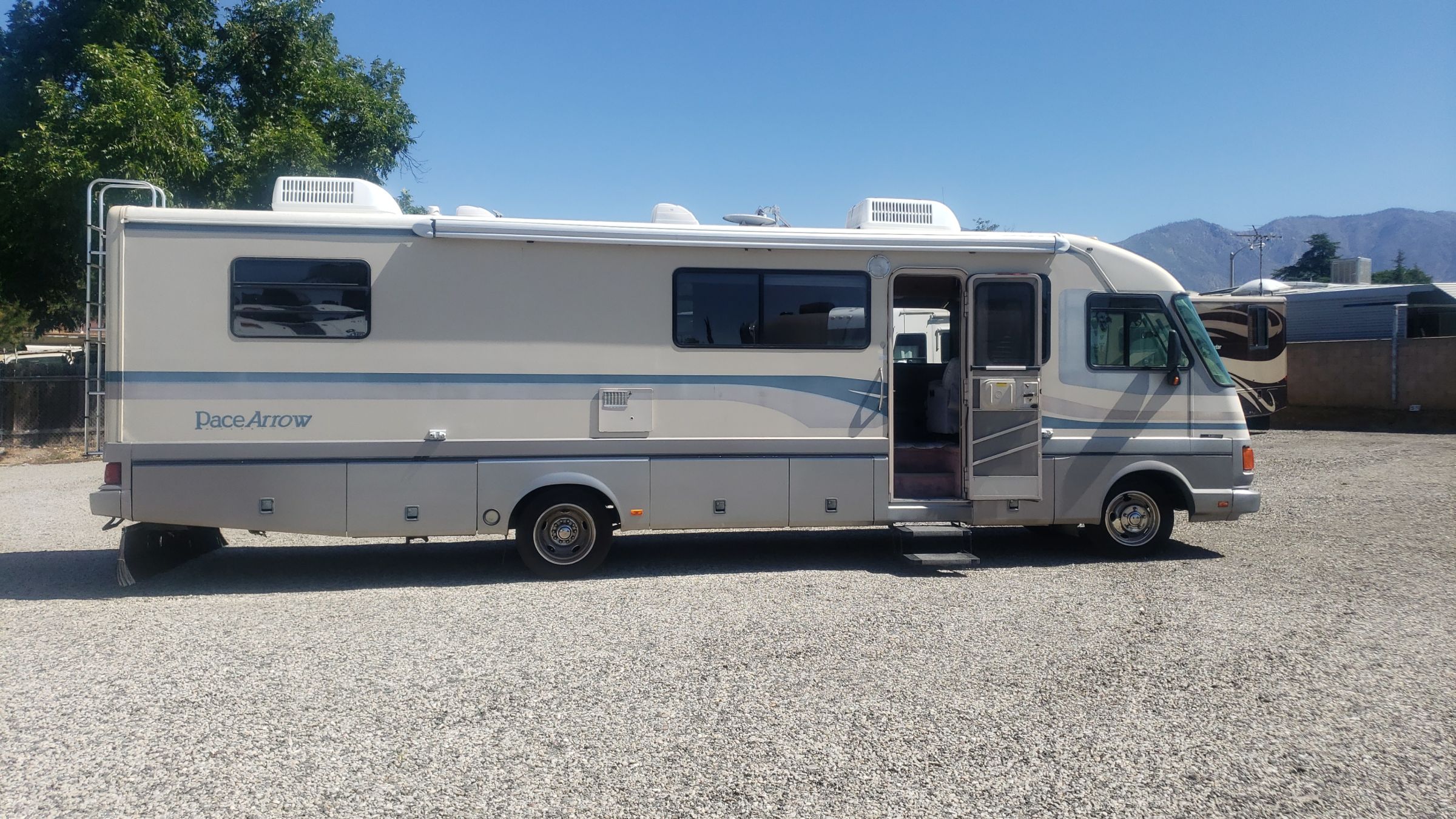 1994 Pace-Arrow Motorhome X - National Vehicle