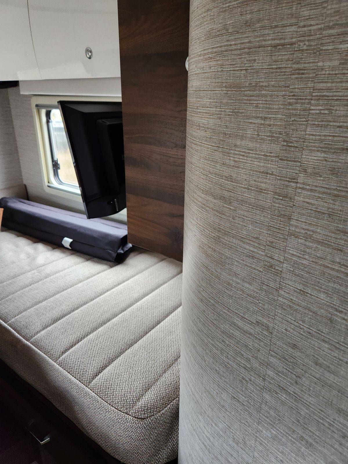 2022 Winnebago Navion 24V - National Vehicle