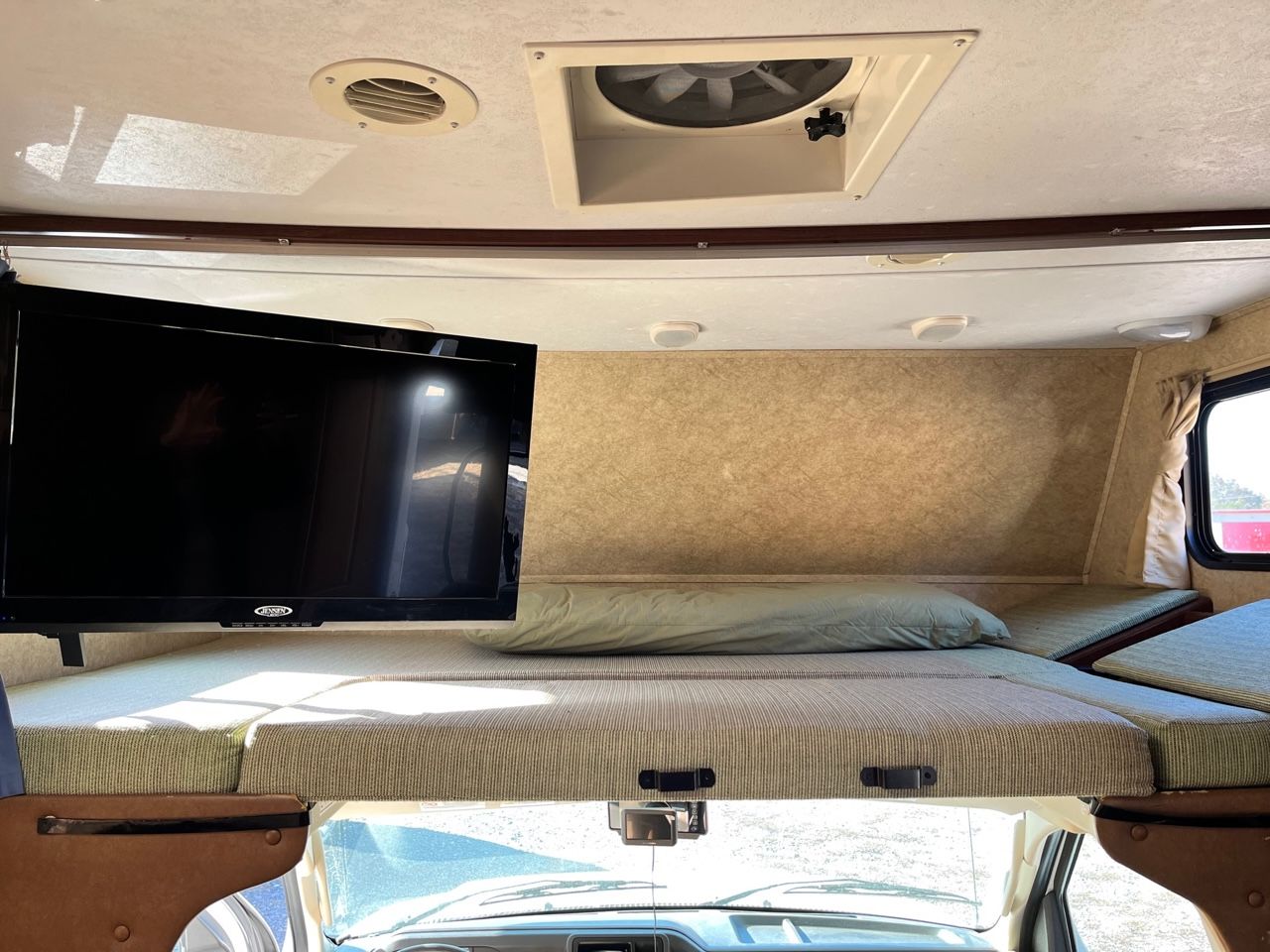 2013 Forest River Sunseeker 3050S - National Vehicle