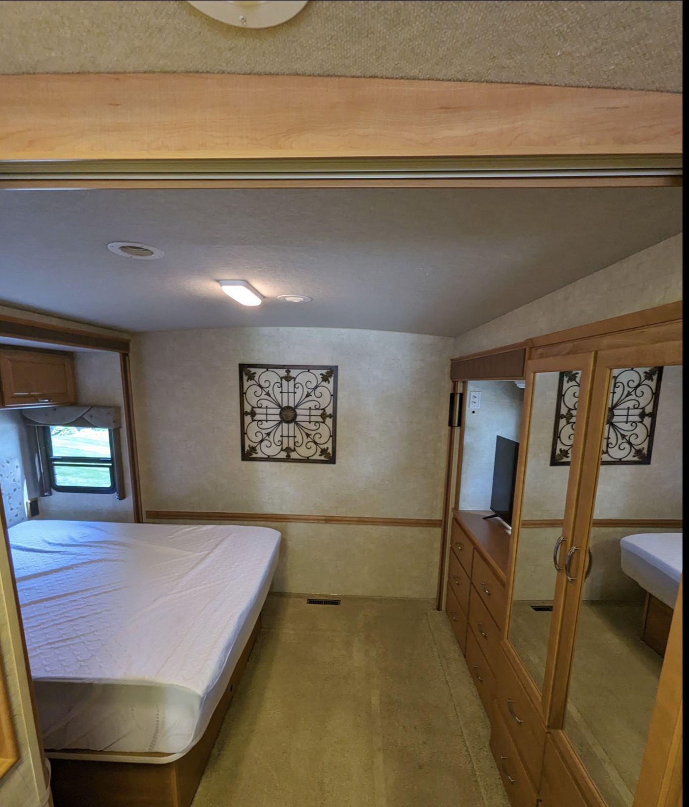 2008 Itasca Sunrise 32H - National Vehicle