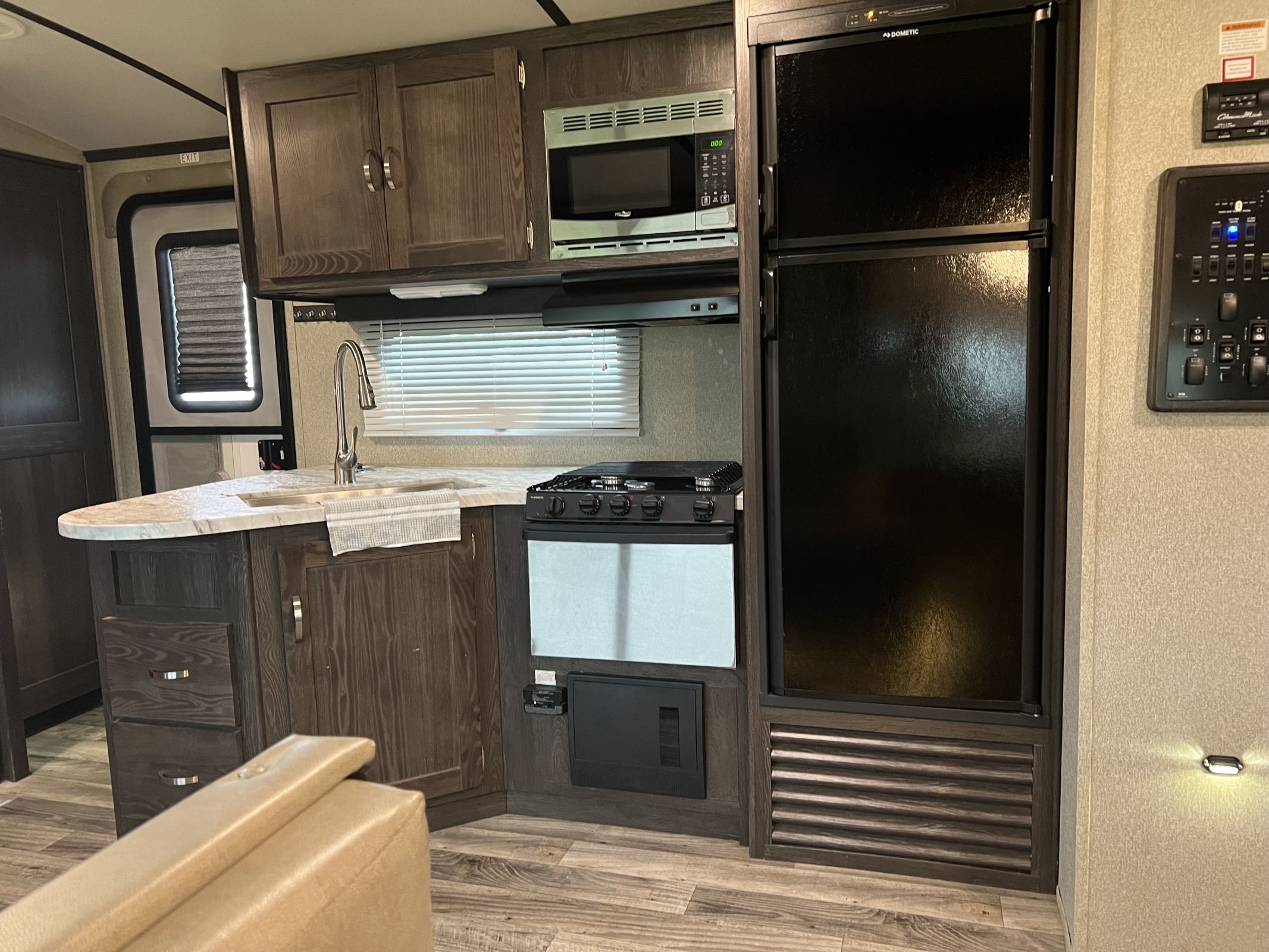 2018 Keystone Outback Super-Lite 324CG - National Vehicle