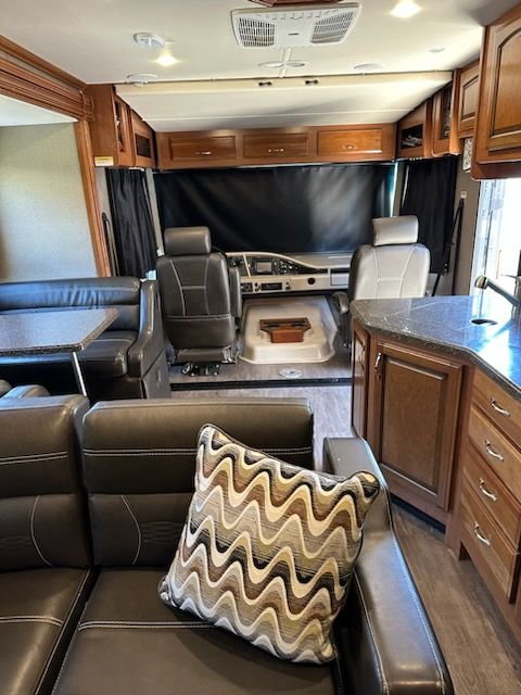 2018 Holiday Rambler Vacationer XE 32A - National Vehicle