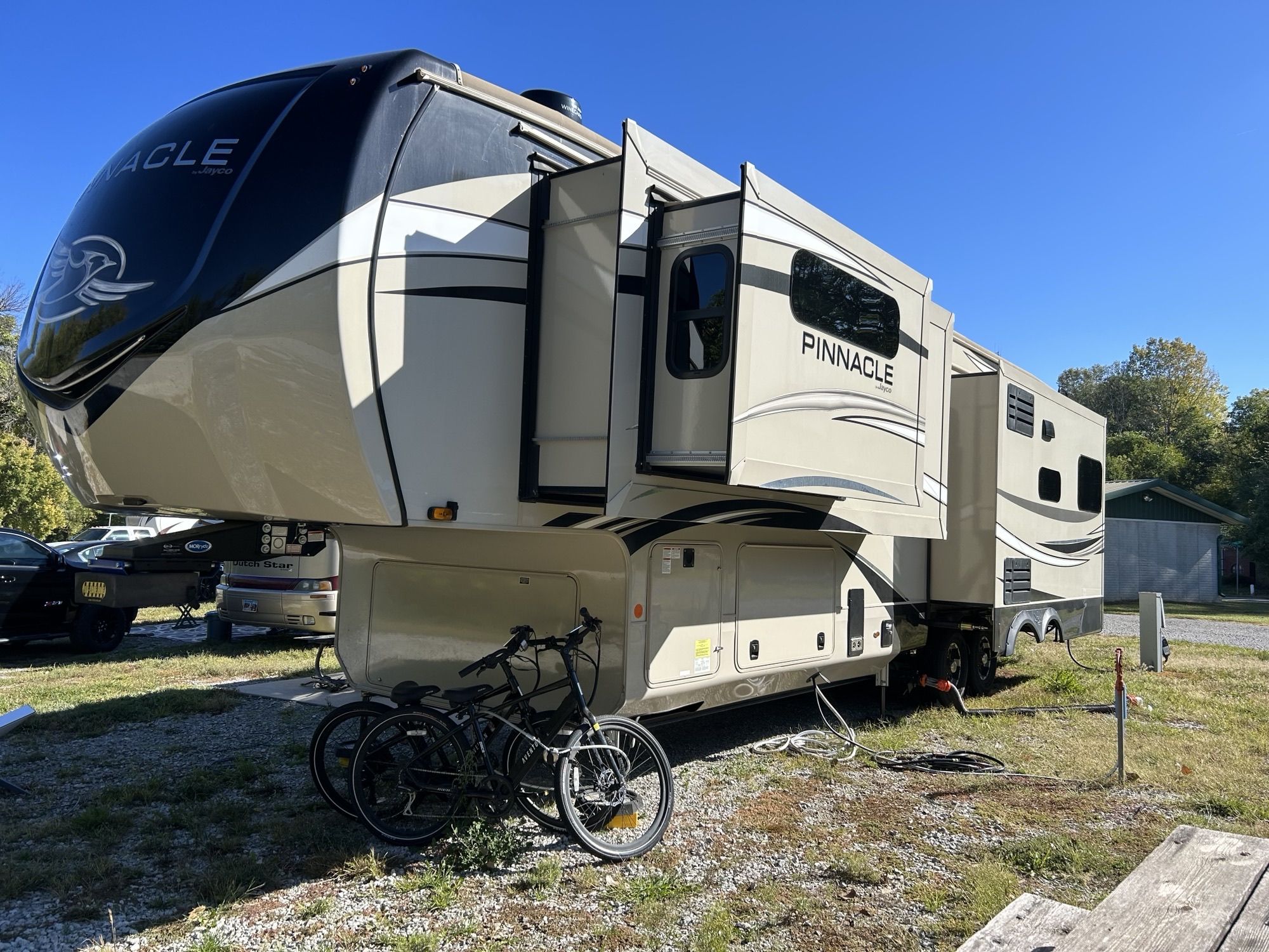 2022 Jayco Pinnacle 36SSWS - National Vehicle