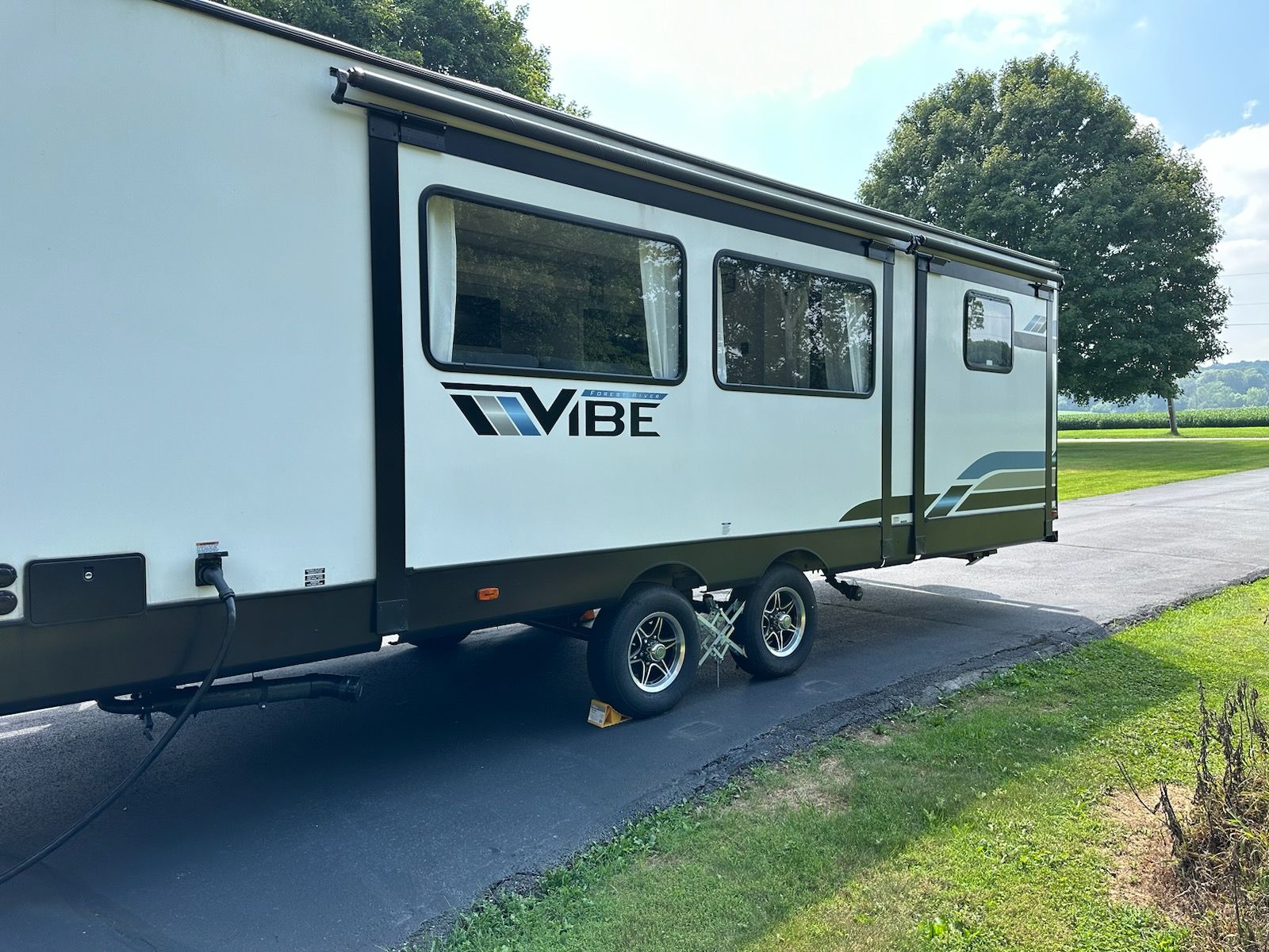 2022 Forest River Vibe 34BH - National Vehicle
