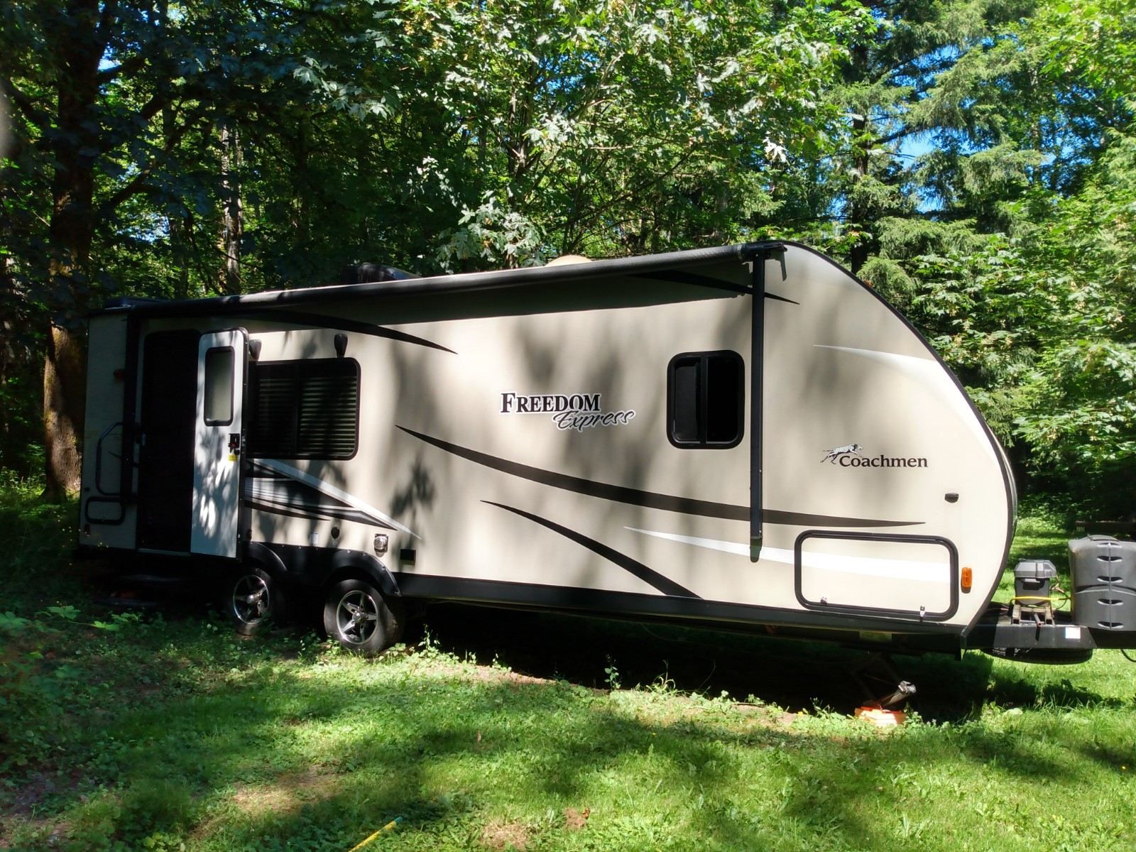 2017 Coachmen Freedom Express 246RKS - National Vehicle