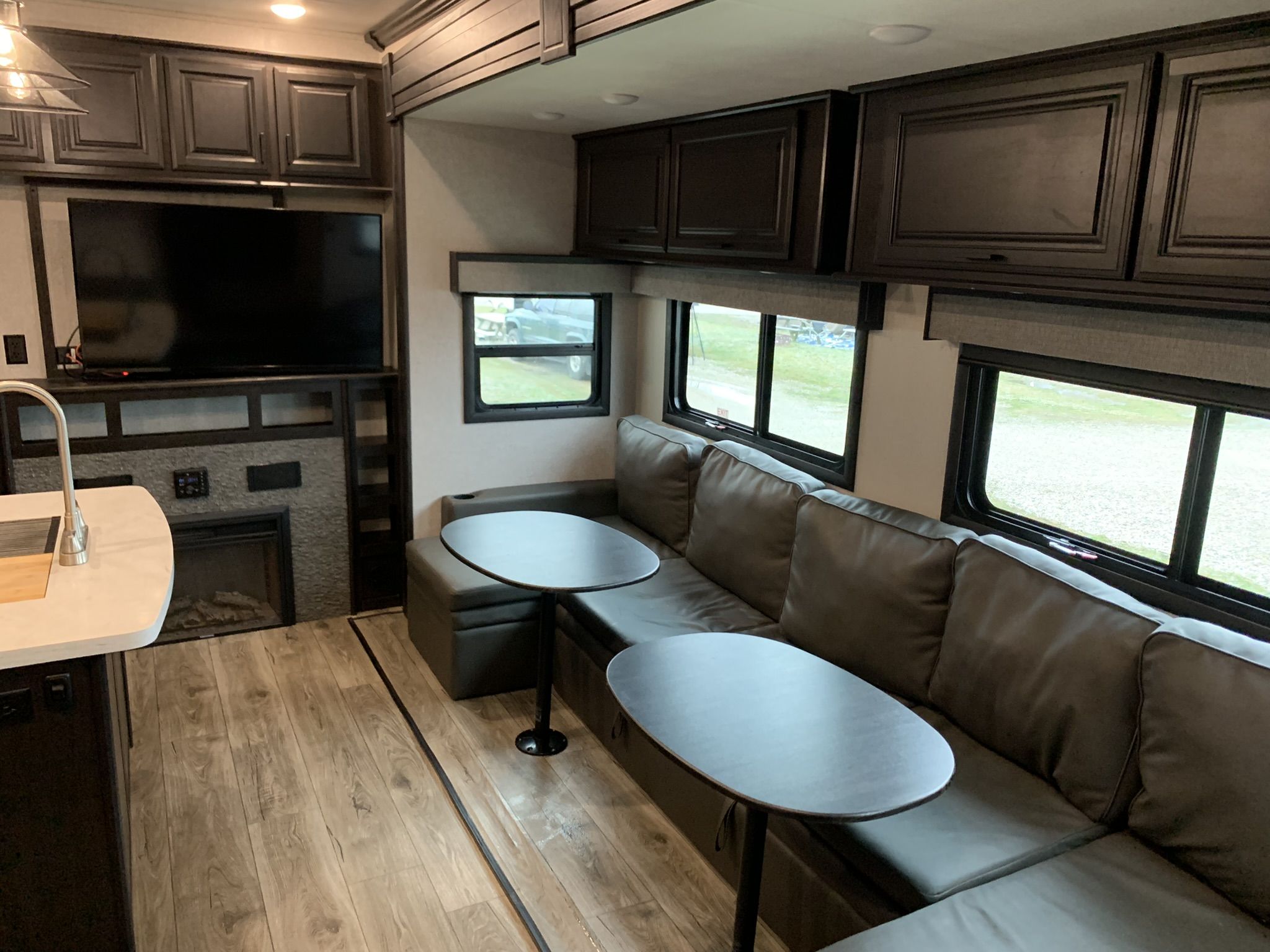 2021 Highland Ridge Mesa Ridge 376FBH - National Vehicle