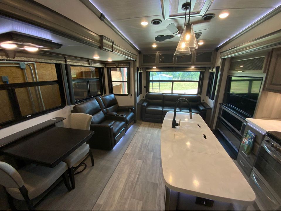 2021 Keystone Montana 3120RL - National Vehicle