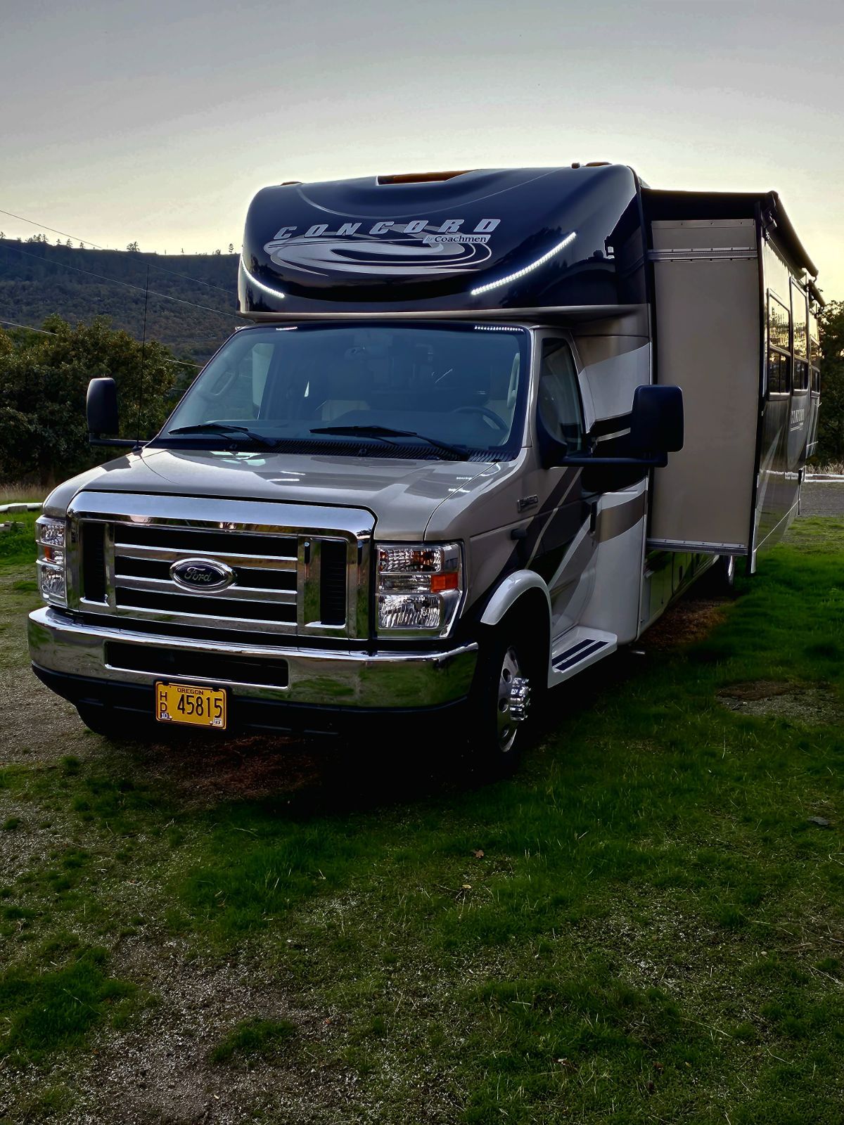 2019 Coachmen Concord 300DS - National Vehicle