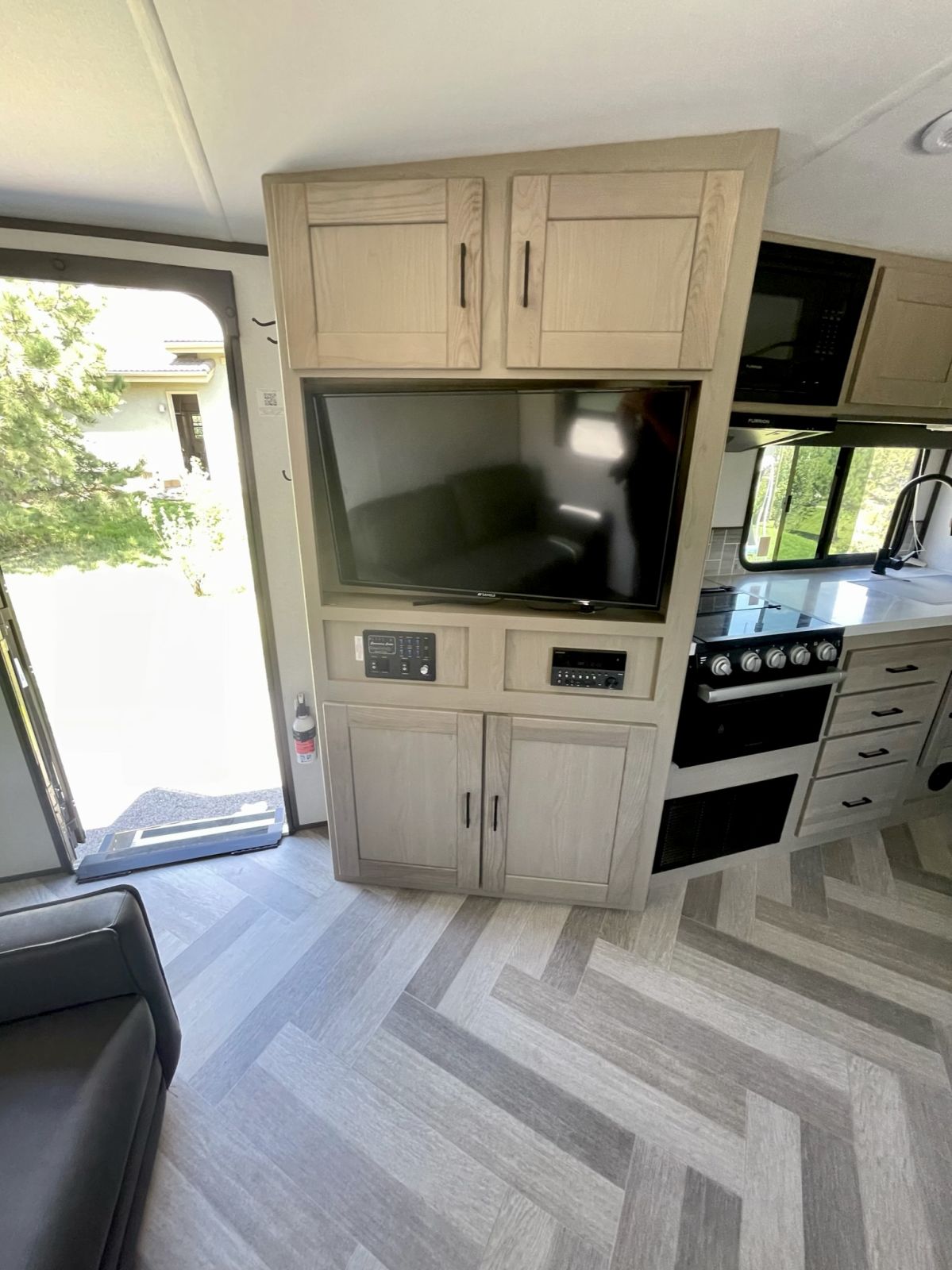 2021 Cruiser RV Twilight Signature 2600 - National Vehicle