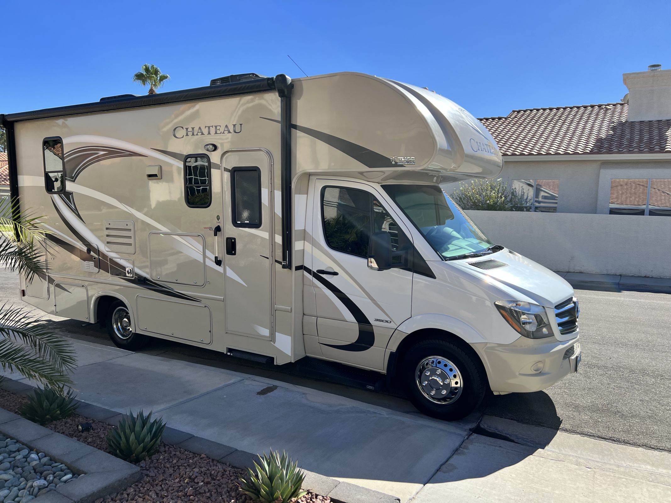 2017 Thor Motor Coach Chateau Sprinter 24HL - National Vehicle