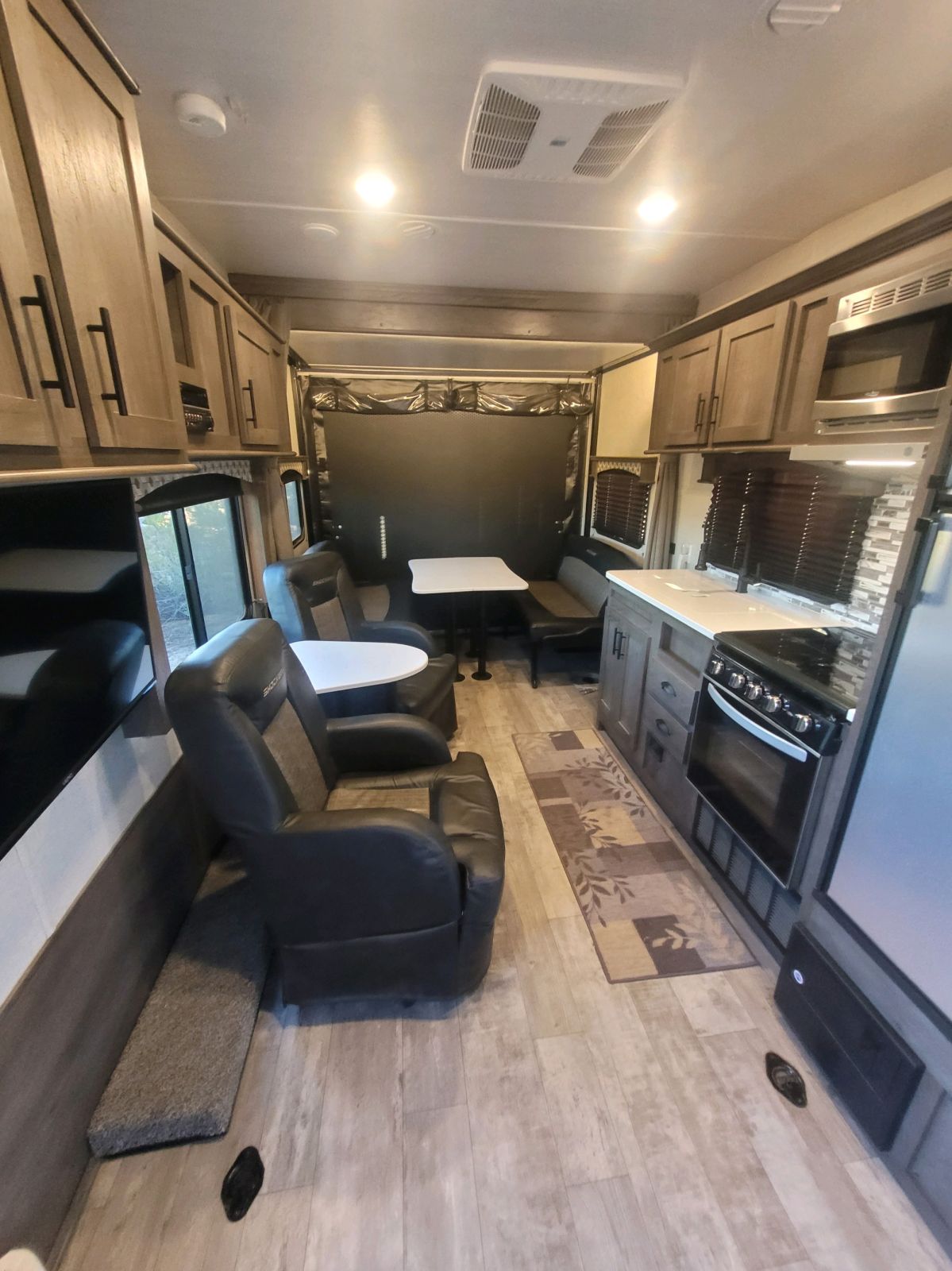 2021 Forest River Shockwave MX 24RQG-MX - National Vehicle