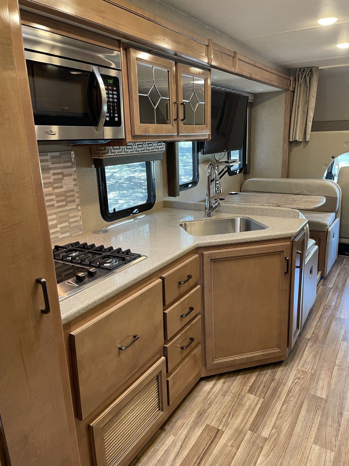 2019 Thor Motor Coach Quantum 31WS - National Vehicle