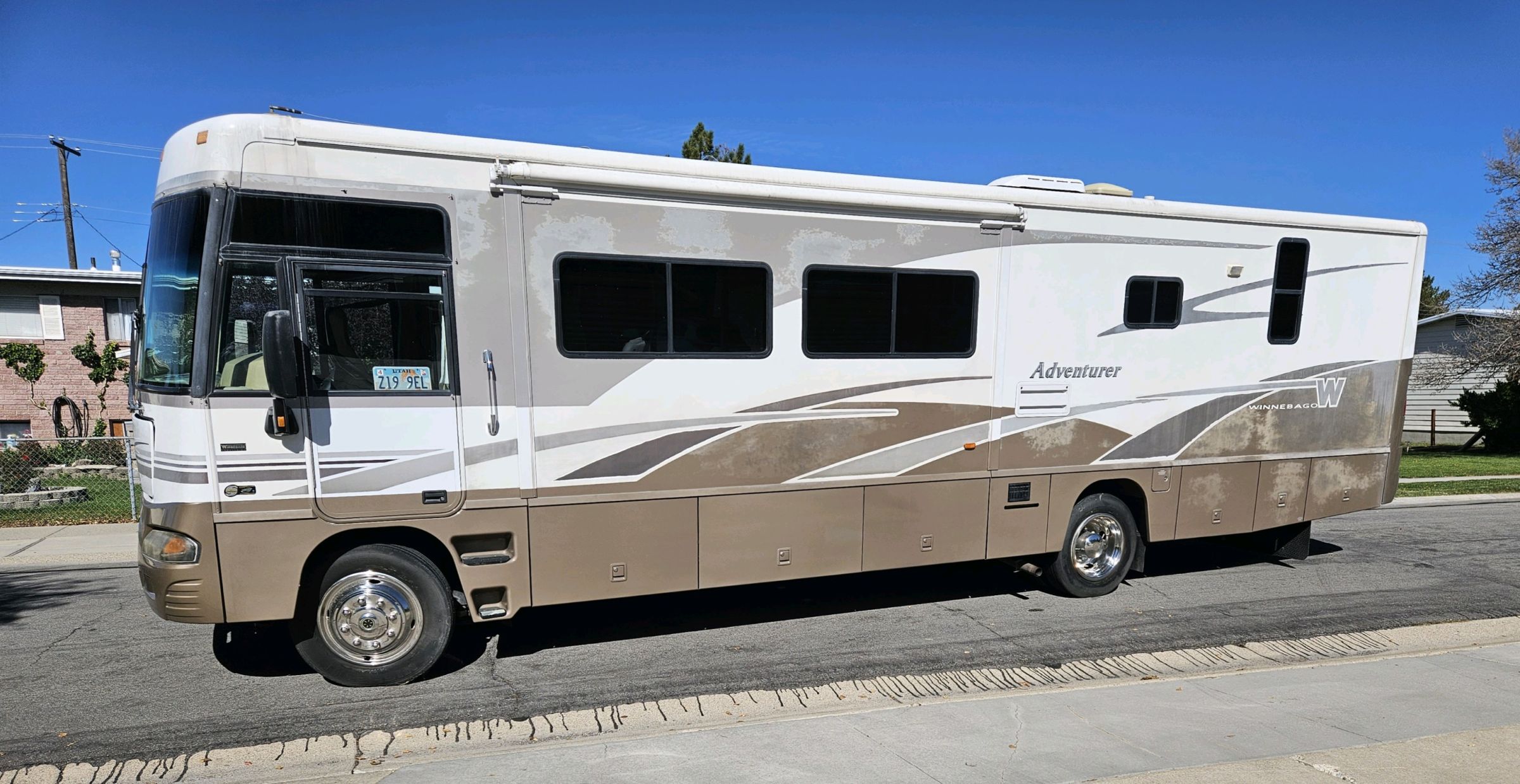 2005 Winnebago Adventurer 35A - National Vehicle
