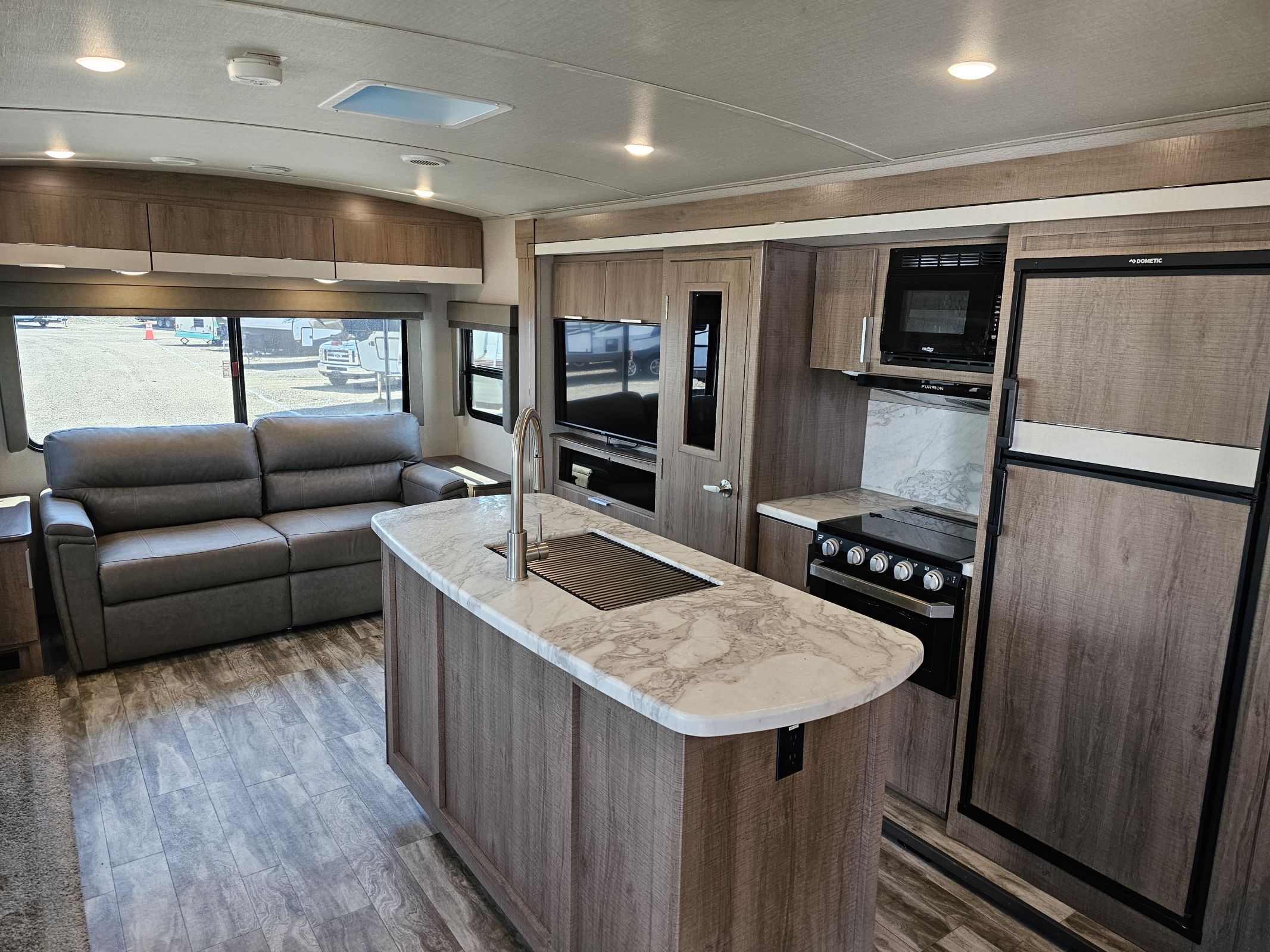 2021 Grand Design Imagine 2970RL - National Vehicle