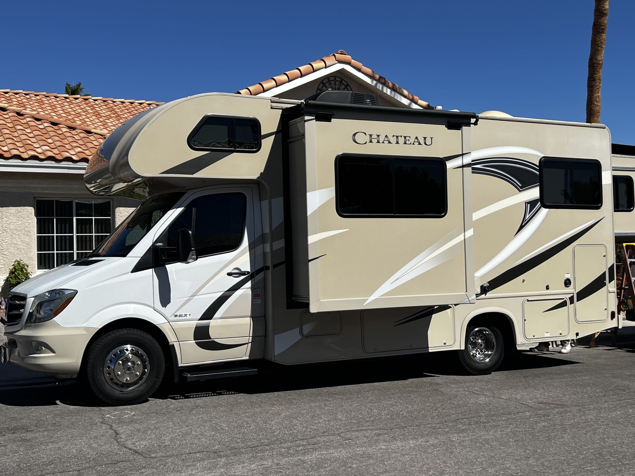 2017 Thor Motor Coach Chateau Sprinter 24HL - National Vehicle