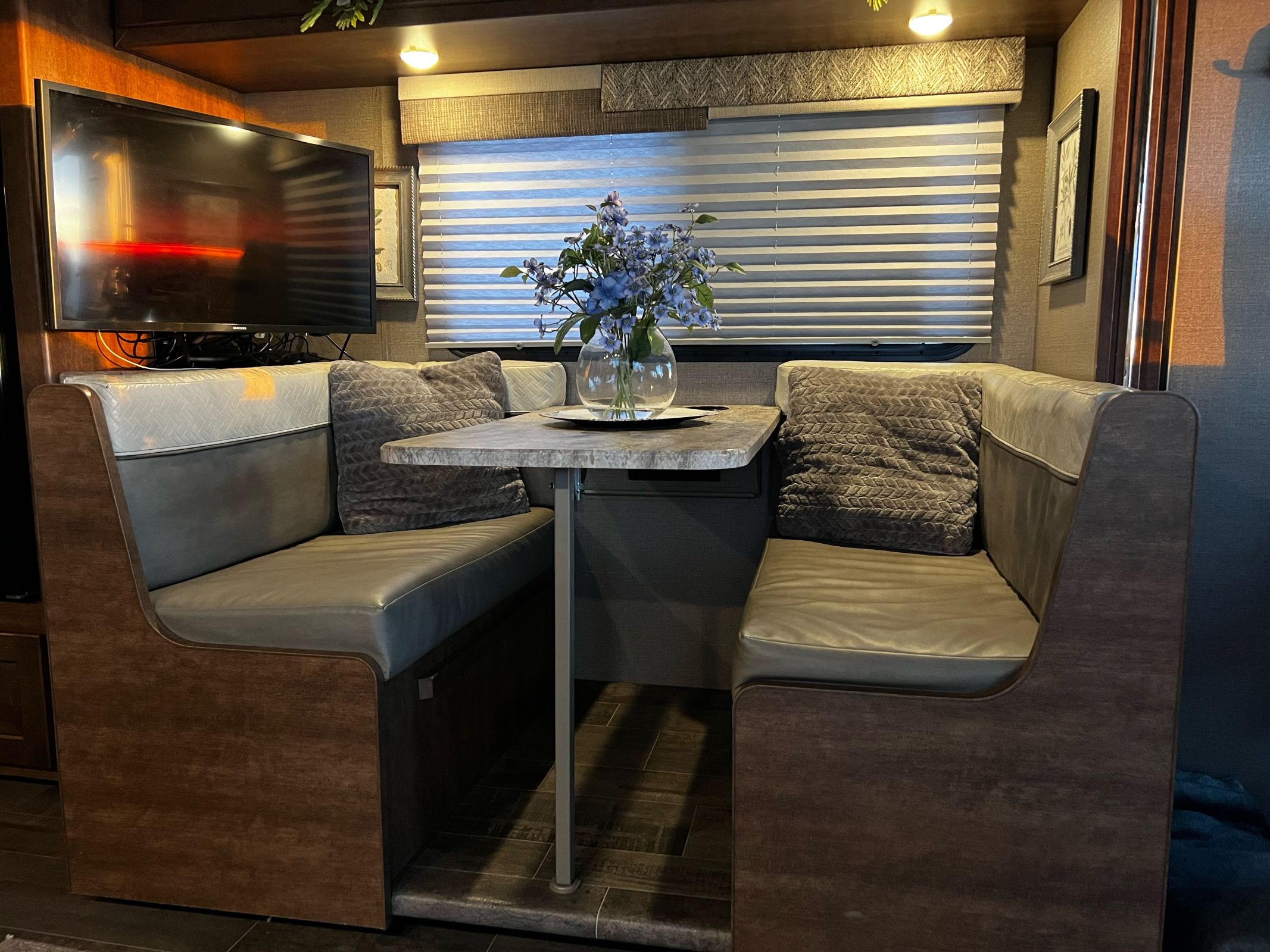 2018 Winnebago Intent 26M - National Vehicle