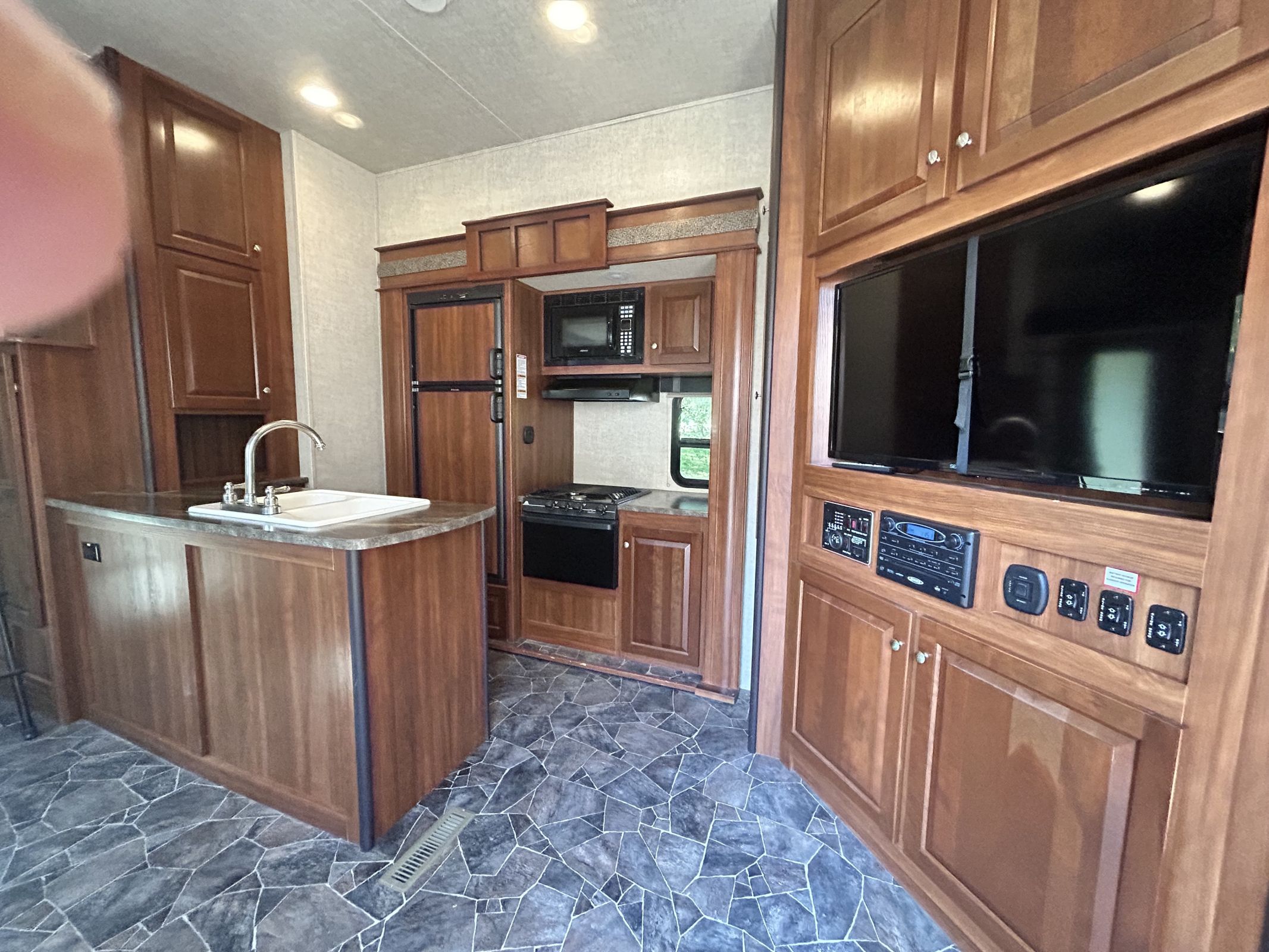 2015 Keystone Impact 386 - National Vehicle