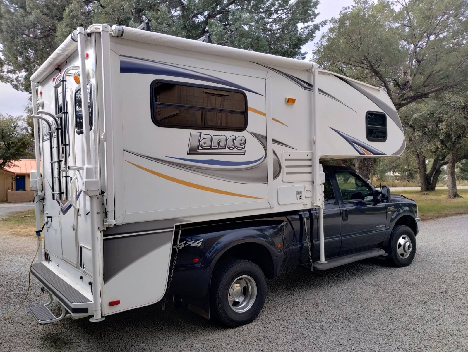 2010 Lance Truck Camper 992 - National Vehicle