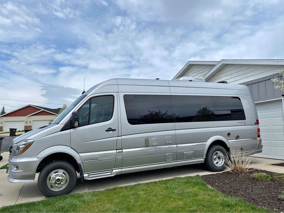 2018 Airstream Interstate EXT Grand Tour 4x4 - National Vehicle