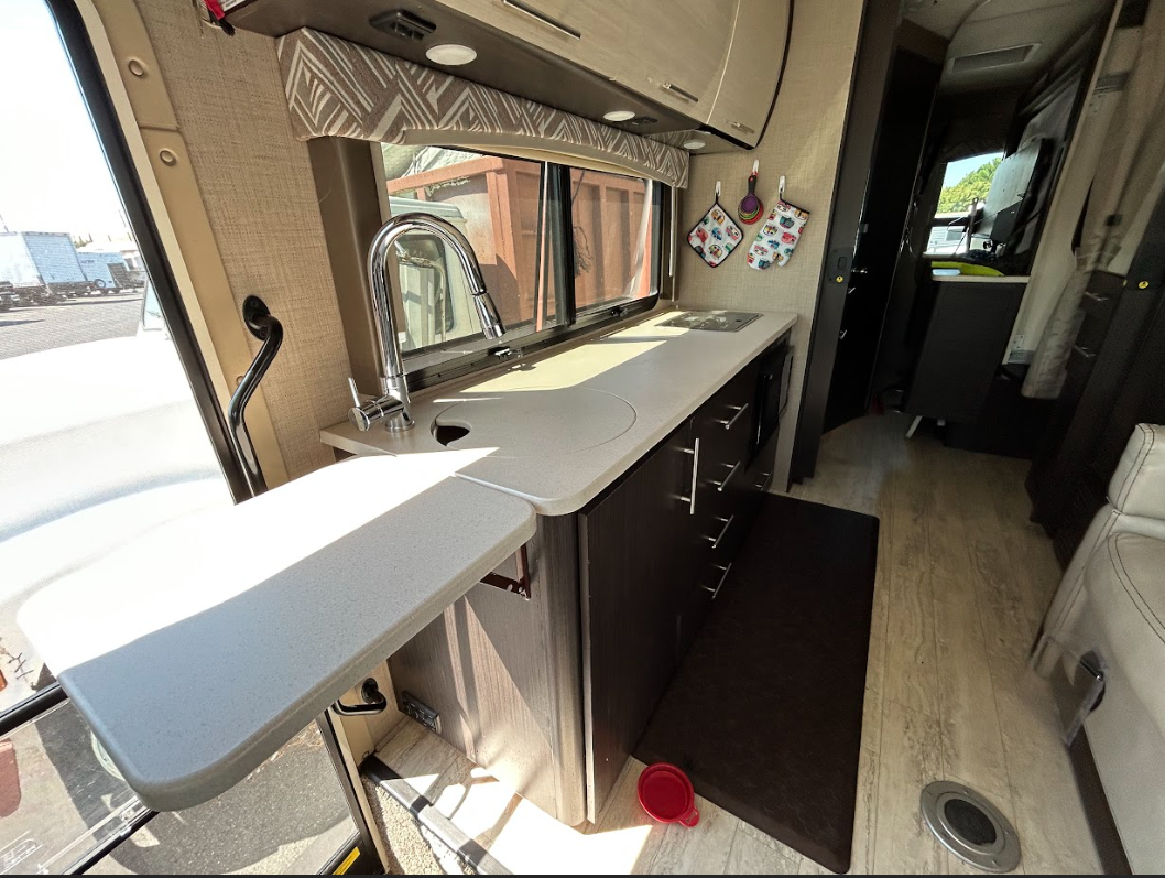 2018 Thor Motor Coach Axis 25.3 - National Vehicle