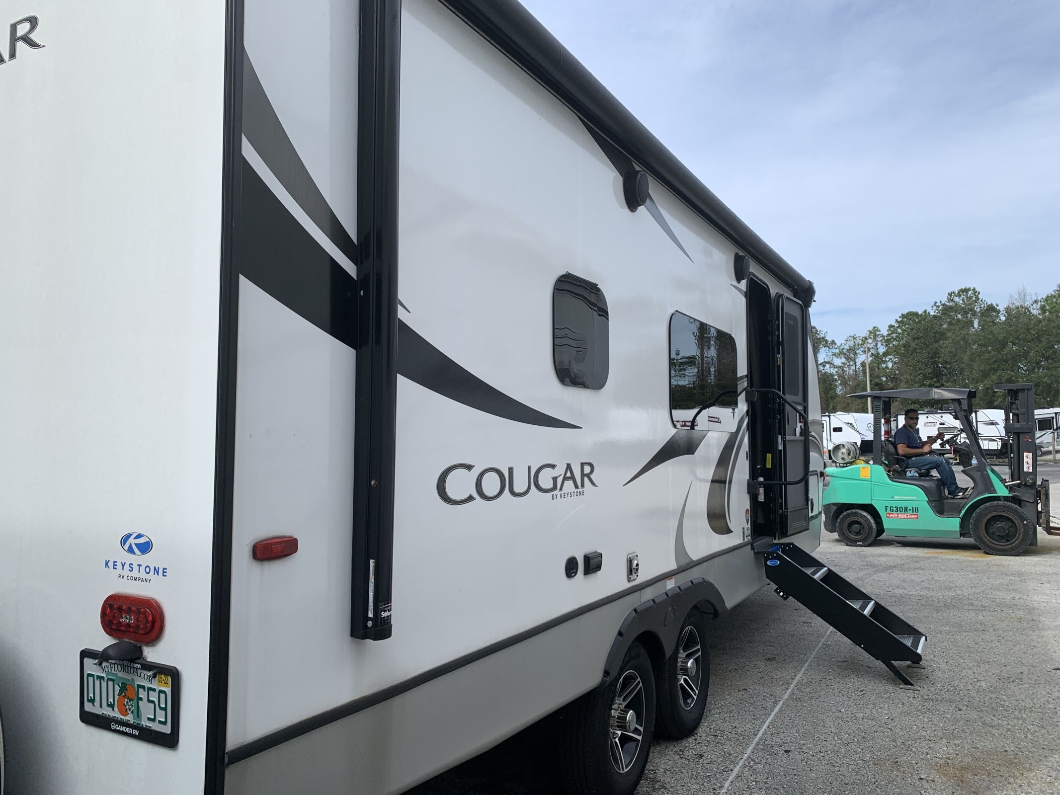 2021 Keystone Cougar 22MLS - National Vehicle