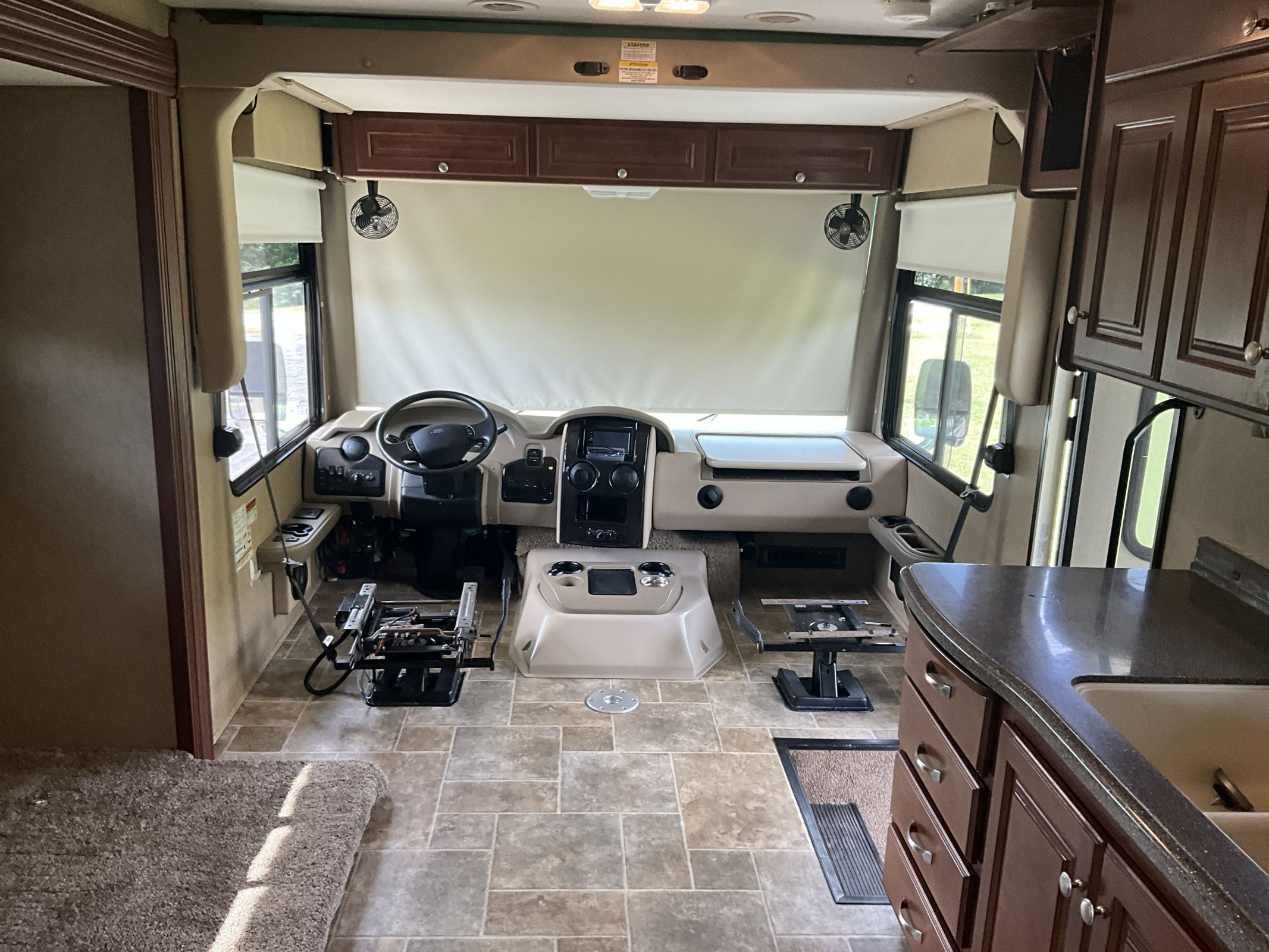 2015 Thor Motor Coach Miramar 34.1 - National Vehicle