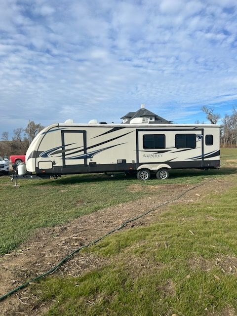 2015 Crossroads Sunset Trail Reserve 32RL - National Vehicle