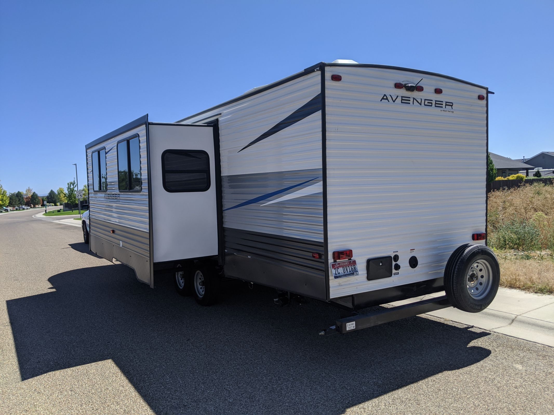 2020 Prime Time Avenger 27BHS - National Vehicle