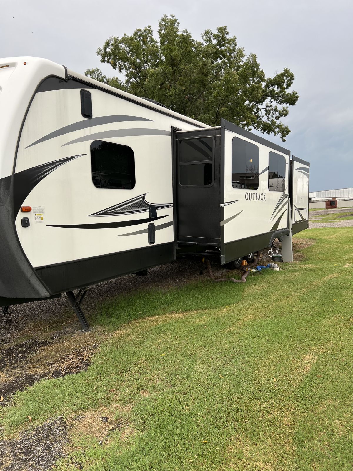 2018 Keystone Outback Super-Lite 324CG - National Vehicle