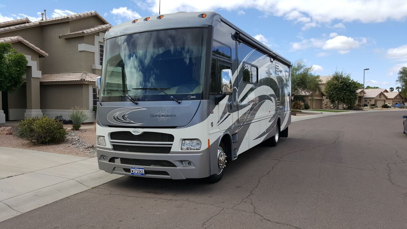2013 Winnebago Itasca Suncruiser 32H - National Vehicle